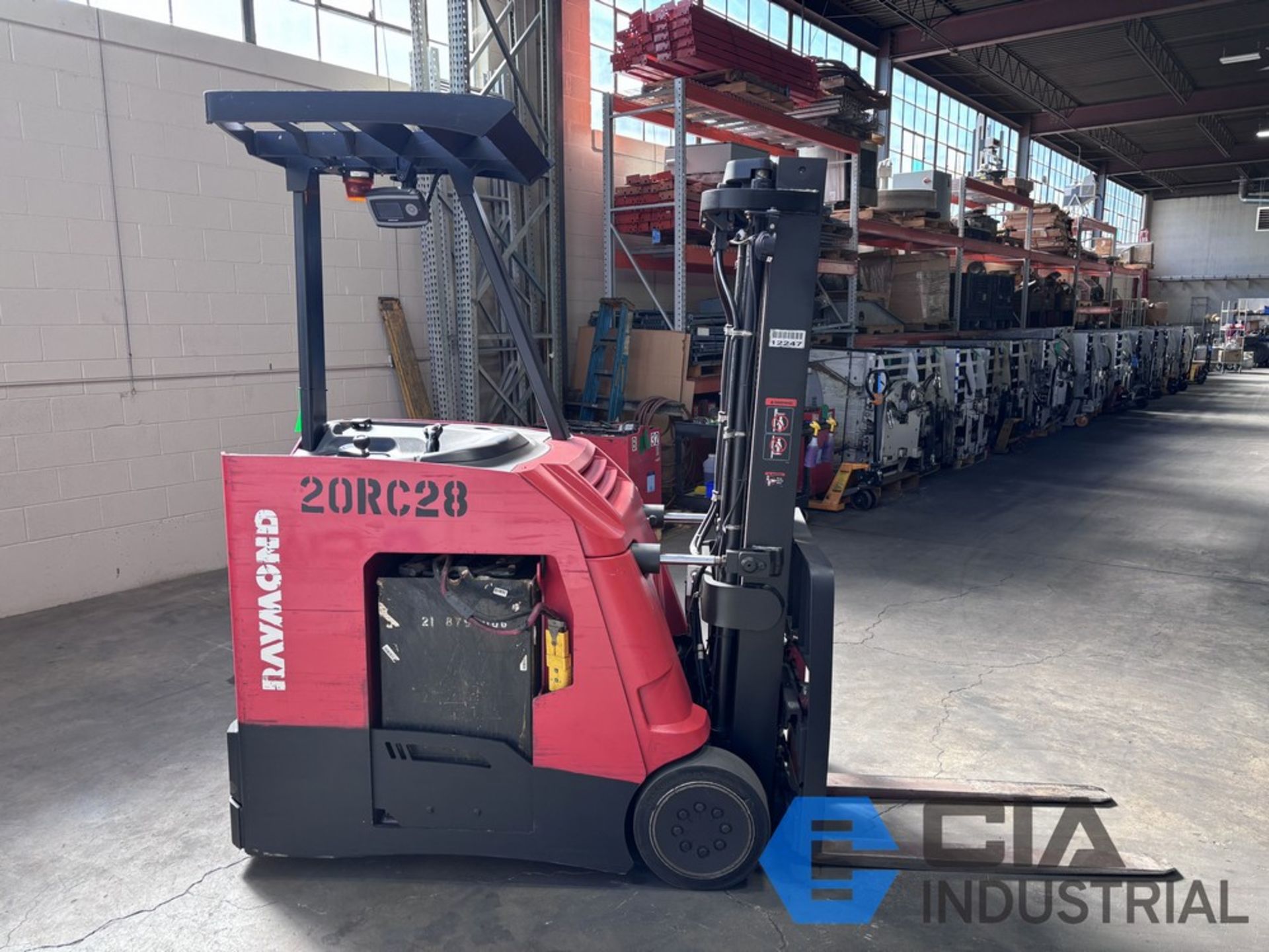 2020 - 3,500 LB. RAYMOND MODEL 425-C35TT STAND-UP ELECTRIC FORKLIFT; s ...