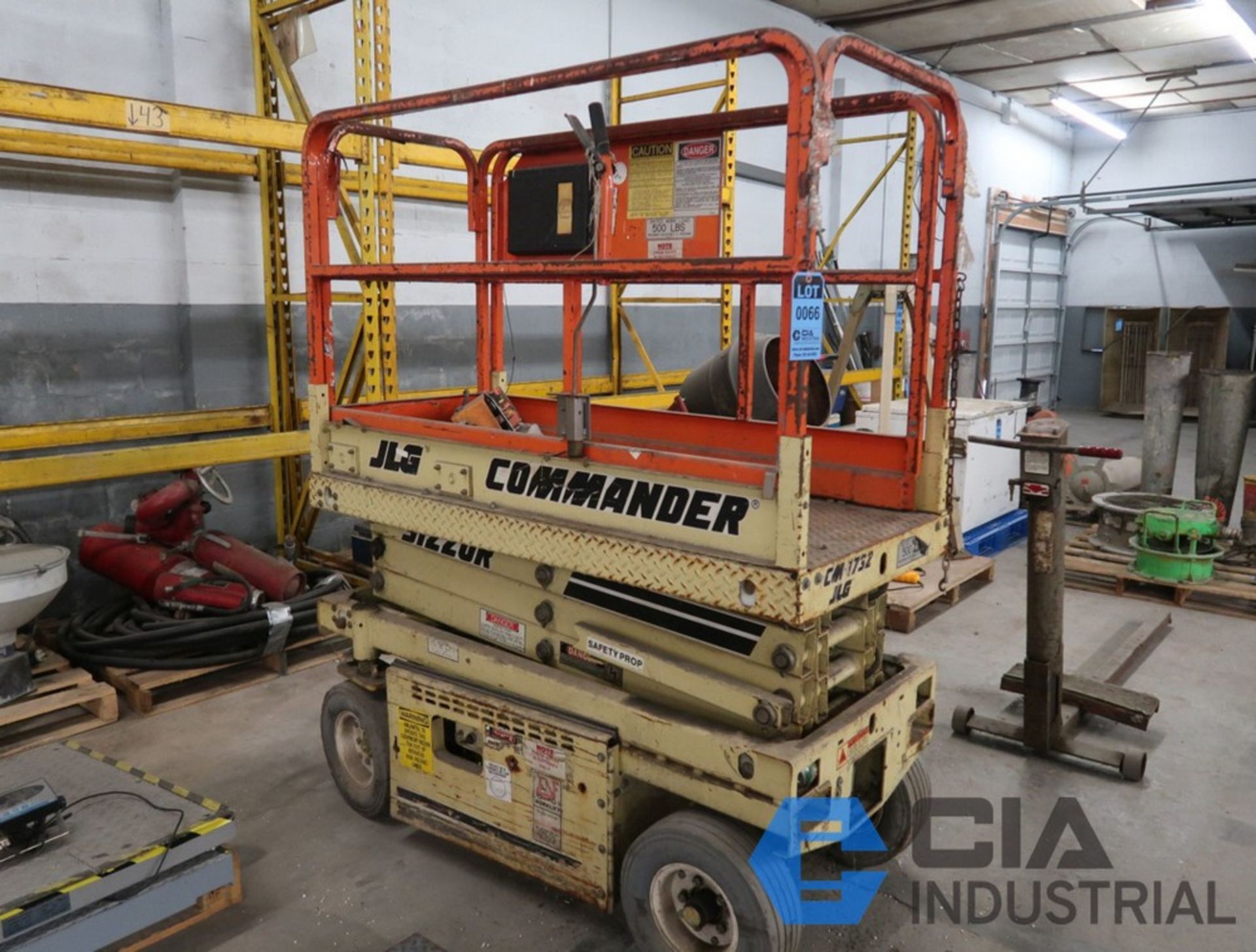 JLG MODEL CM-1732 COMMANDER 24 VOLT ELECTRIC SCISSOR LIFT; S/N ...