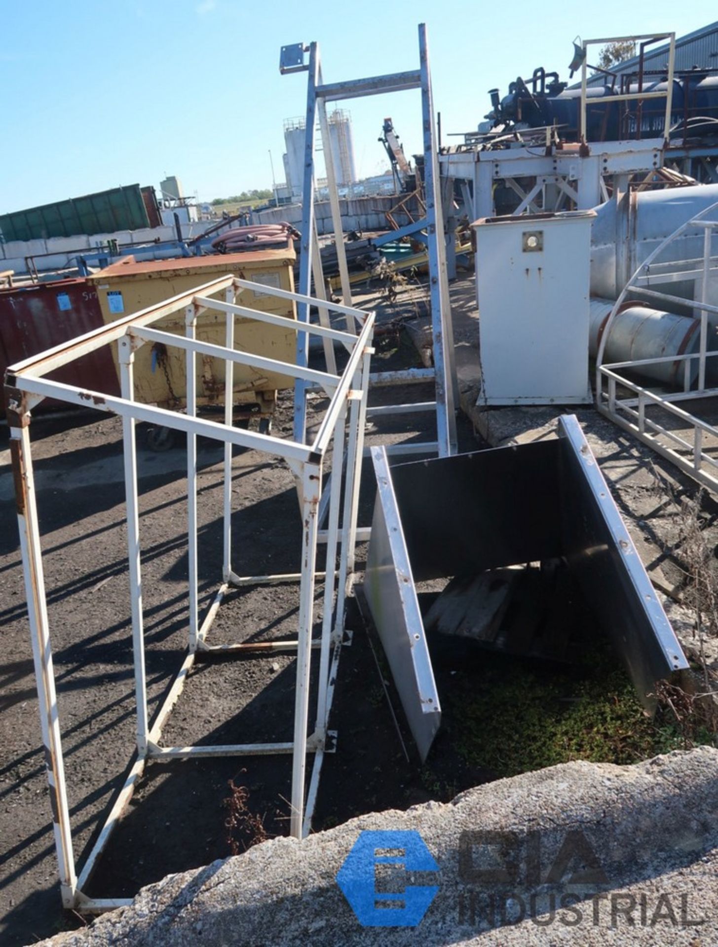 (LOT) LARGE QUANTITY OF STEEL ITEMS, TANKS, HOPPERS, WELDED PLATFORM ...