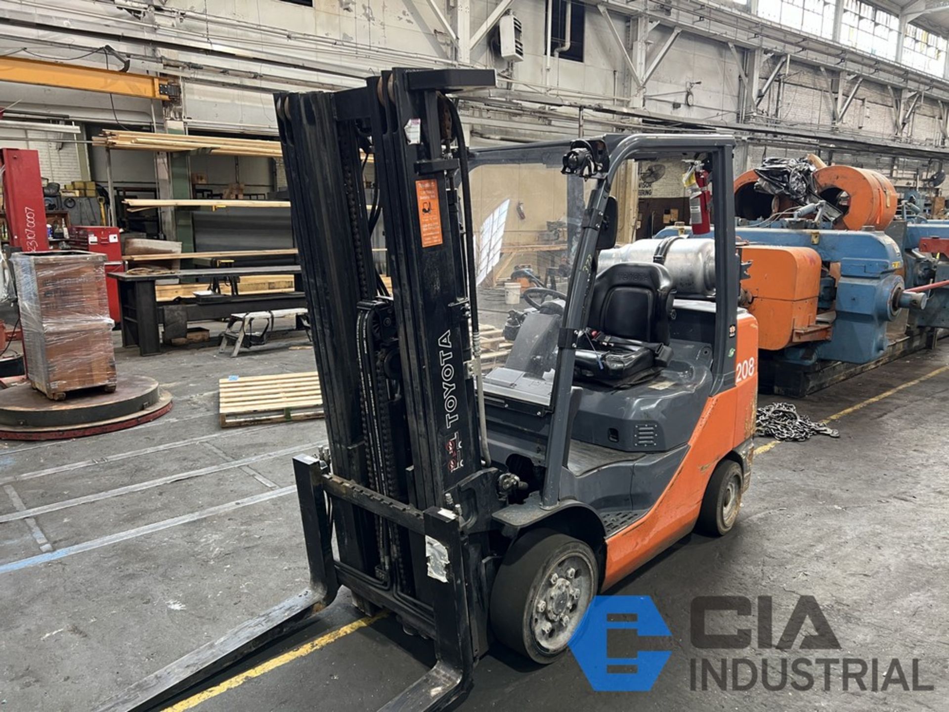 5,000 LB TOYOTA MODEL 8FGCU32 LP GAS CUSHION TIRE LIFT TRUCK; S/N 65208 ...