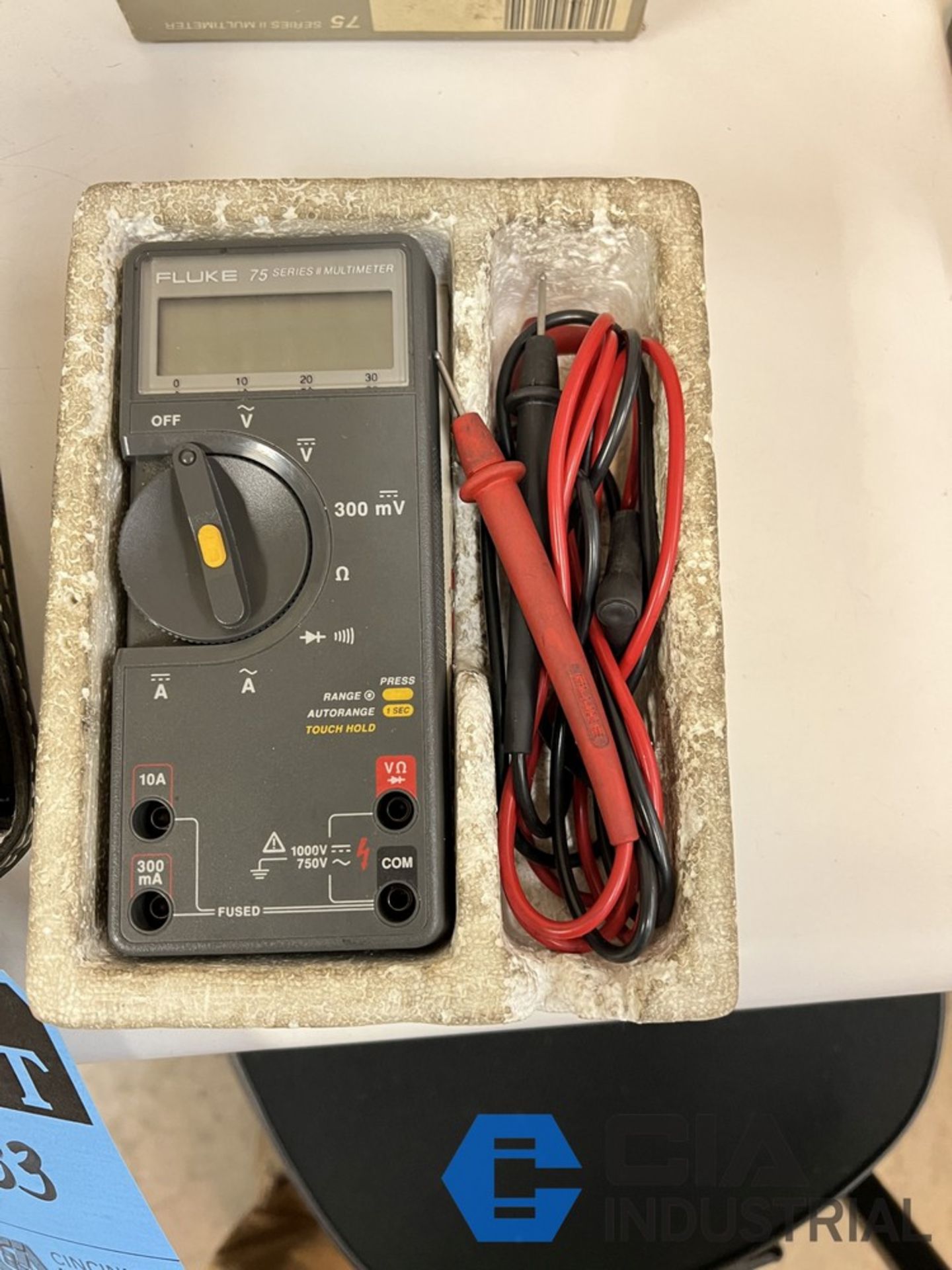 (LOT) FLUKE 75 SERIES MULTIMETER AND AM PROBE