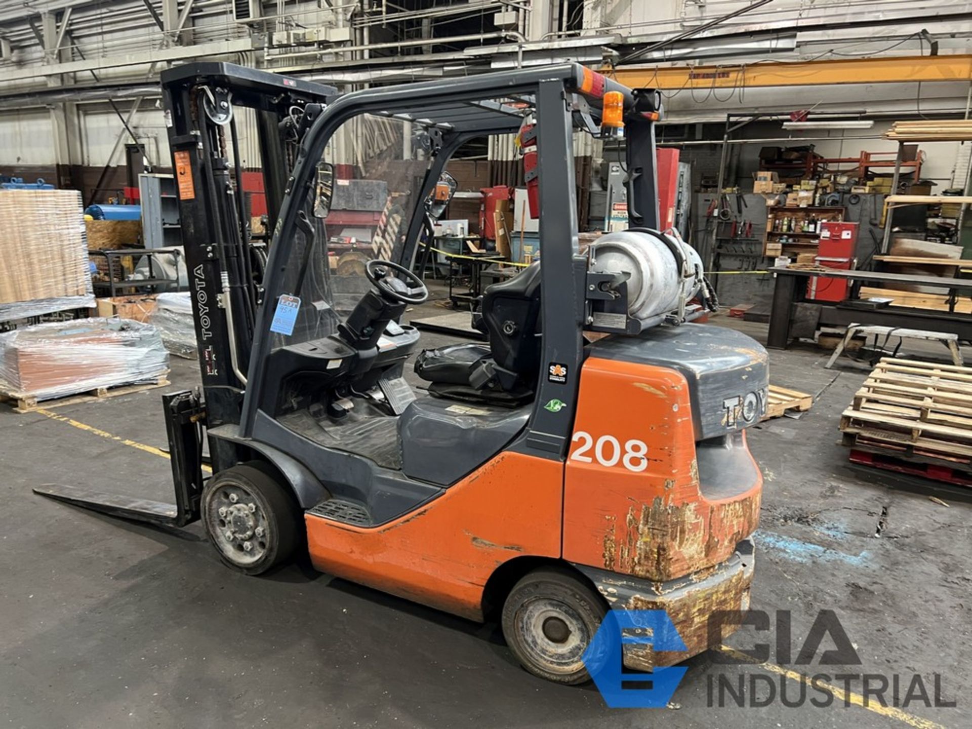 5,000 LB TOYOTA MODEL 8FGCU32 LP GAS CUSHION TIRE LIFT TRUCK; S/N 65208 ...