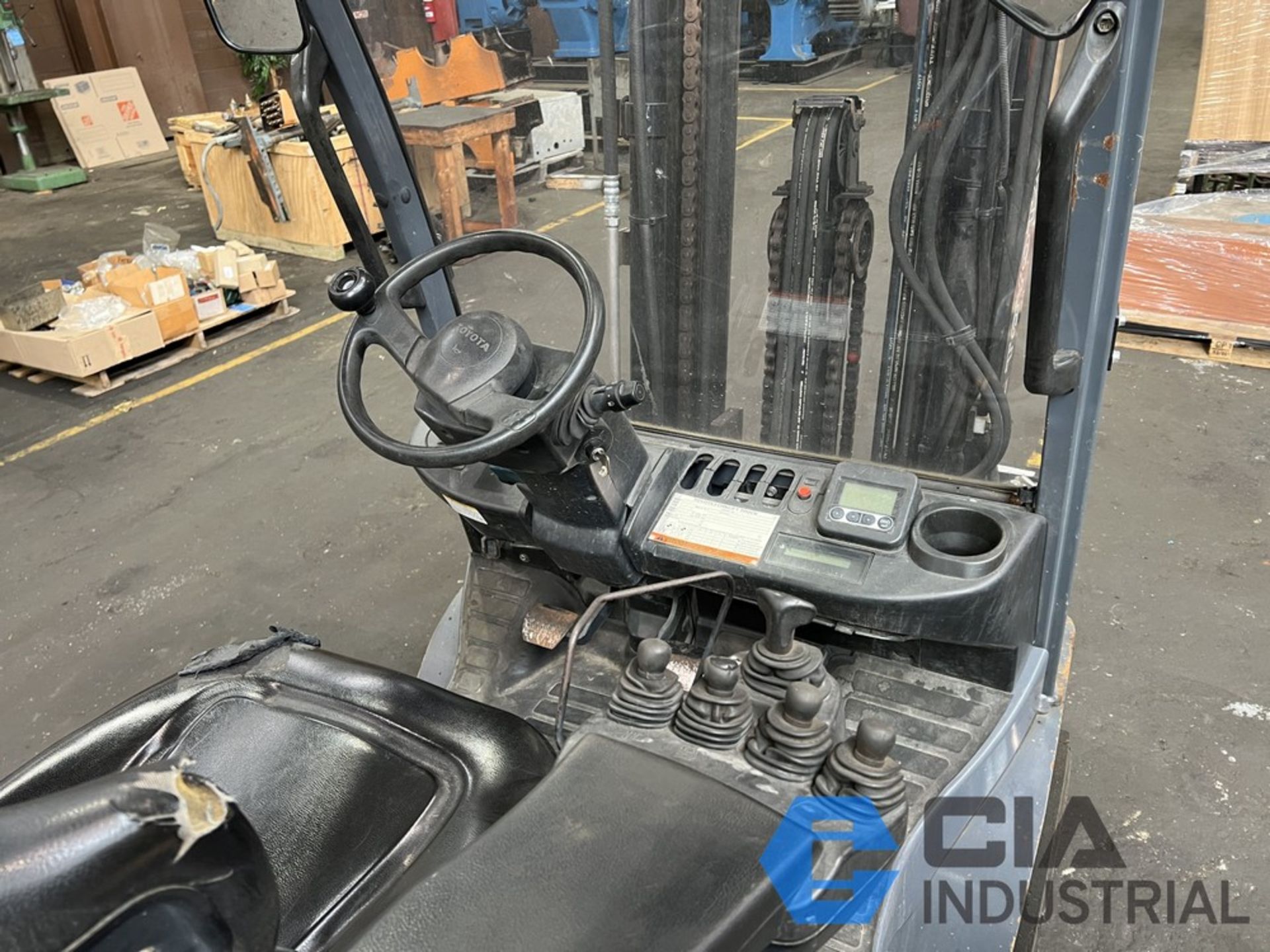 5,000 LB TOYOTA MODEL 8FGCU32 LP GAS CUSHION TIRE LIFT TRUCK; S/N 65208 ...