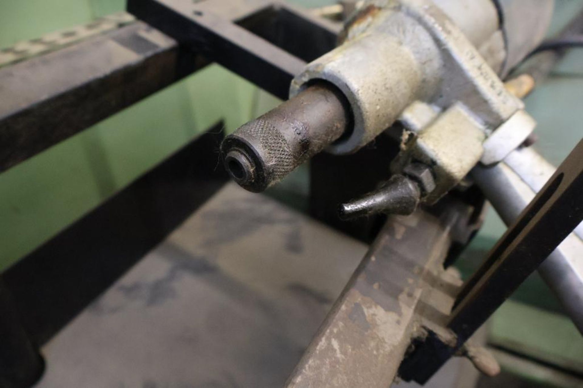Sunnen HS-60K horizontal valve guide honing machine