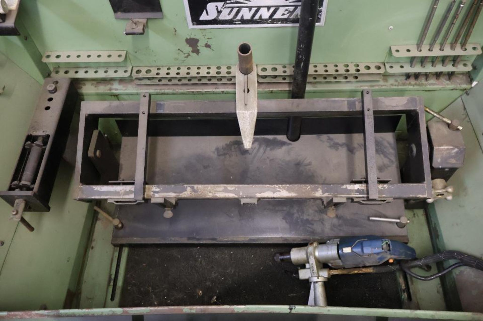 Sunnen HS-60K horizontal valve guide honing machine