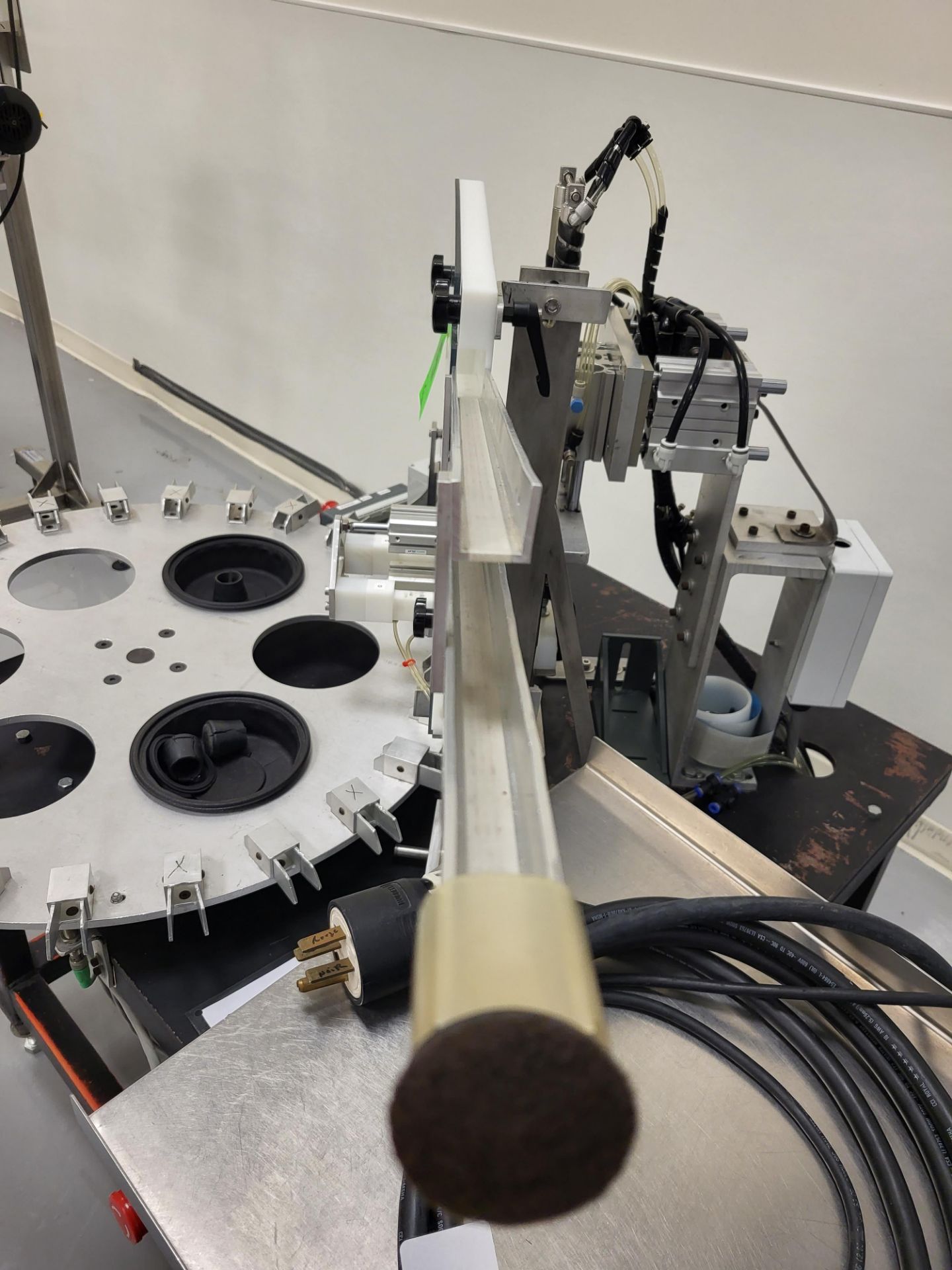 Rotary Indexing Automation Cell. 26-Position, 2-Lane Feeder Compact ...