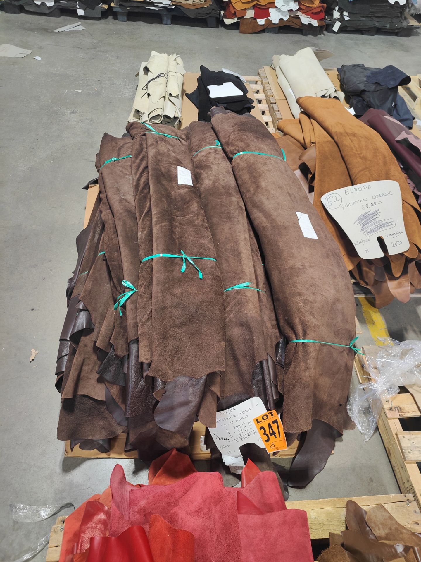 Lot of Material, Type: 2 pallets of Cashmere Calf Idro leather col. T ...