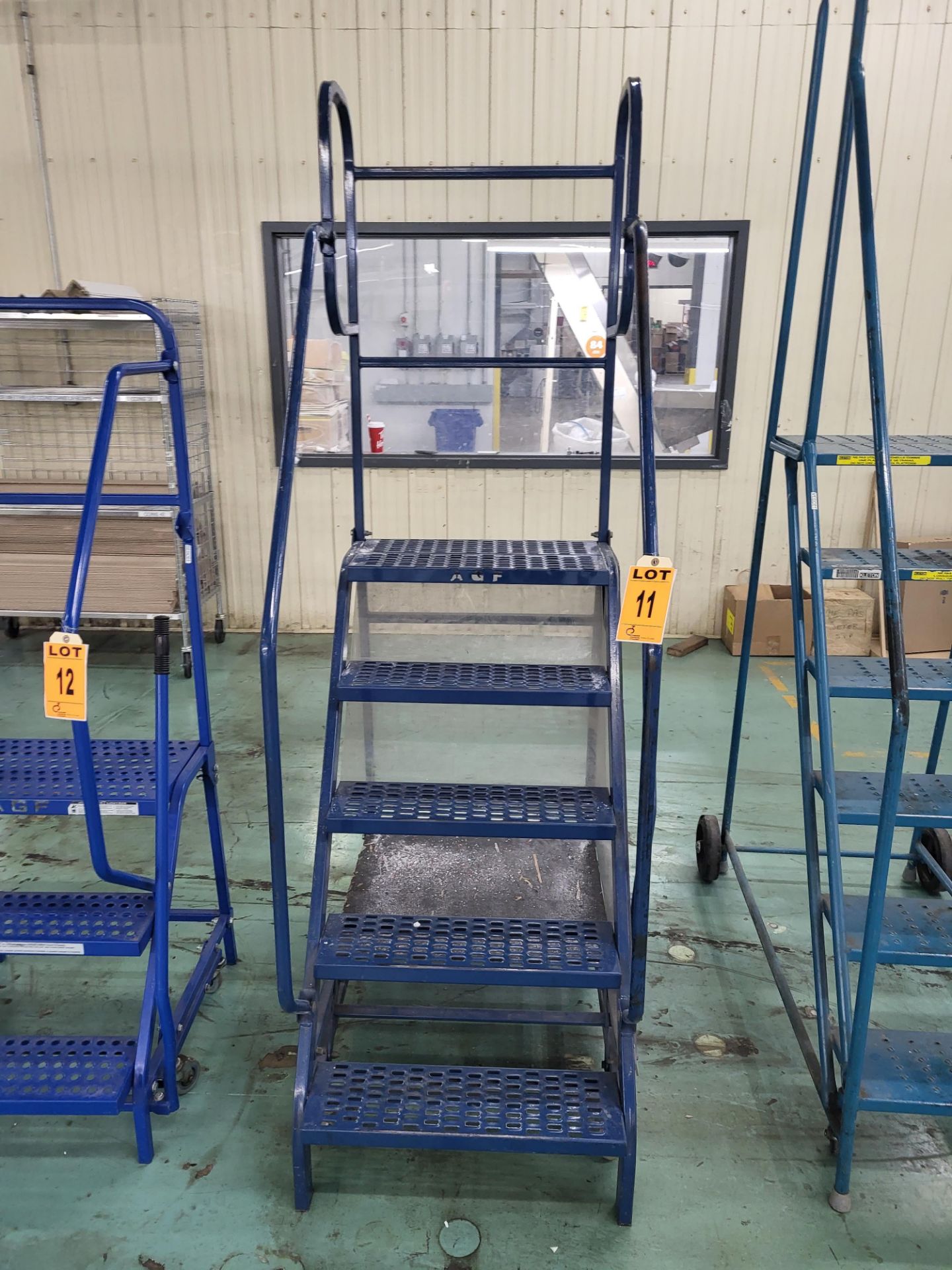 AGF BROME 4-Step Mobile Ladder Stand, 1-side railRigging Fees / Frais ...