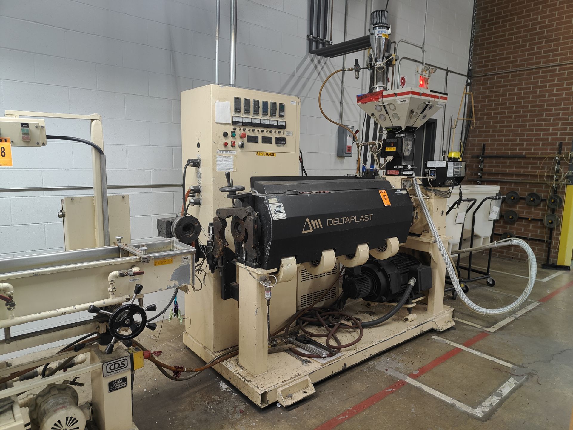 DELTAPLAST Extruder with MAGUIRE mod. WSB-MB Series Dosing Unit, with ...