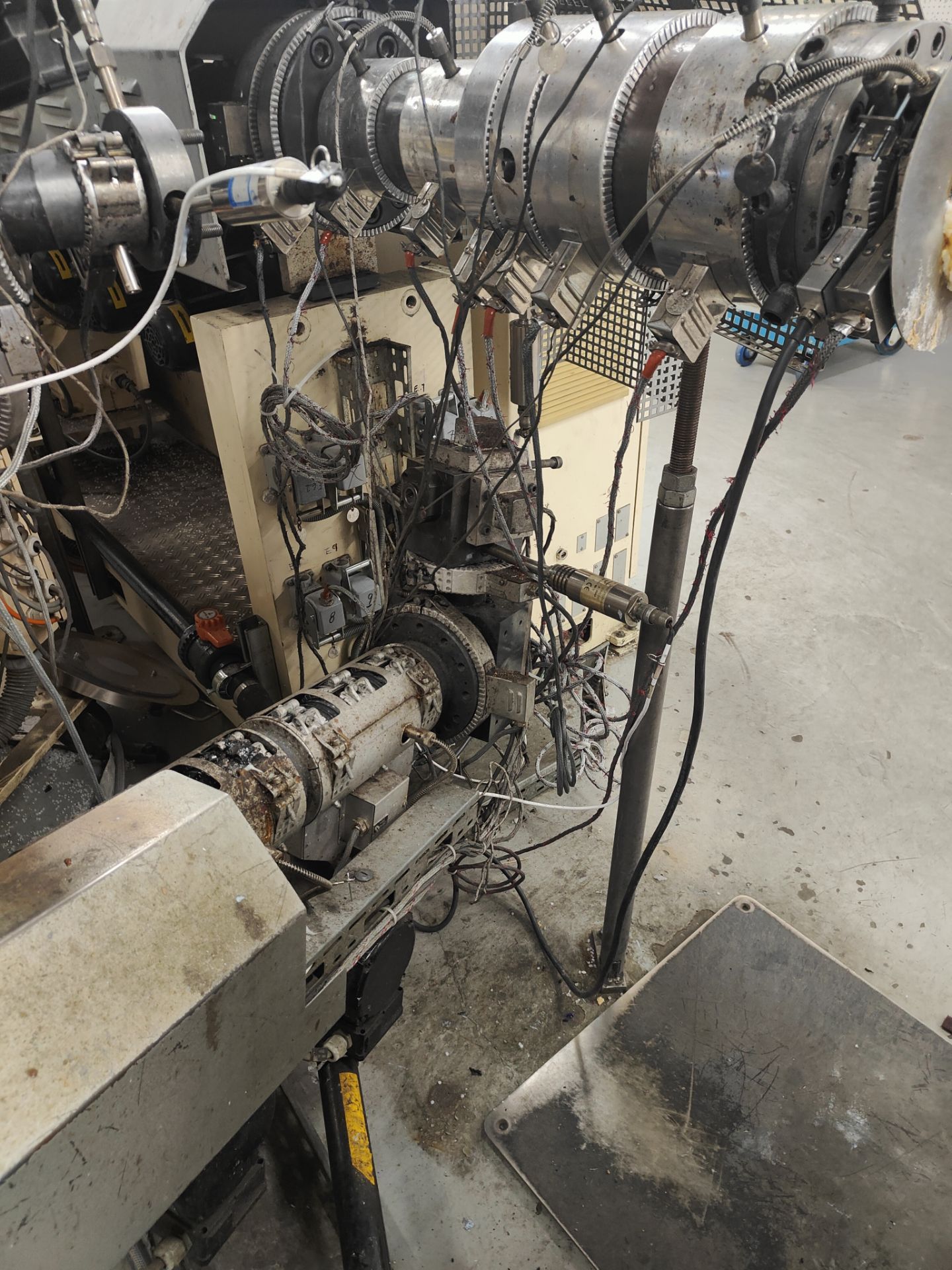 BREYER Extruder with MORETTO Hopper Loader mod. R3C42 (2017), MORETTO ...