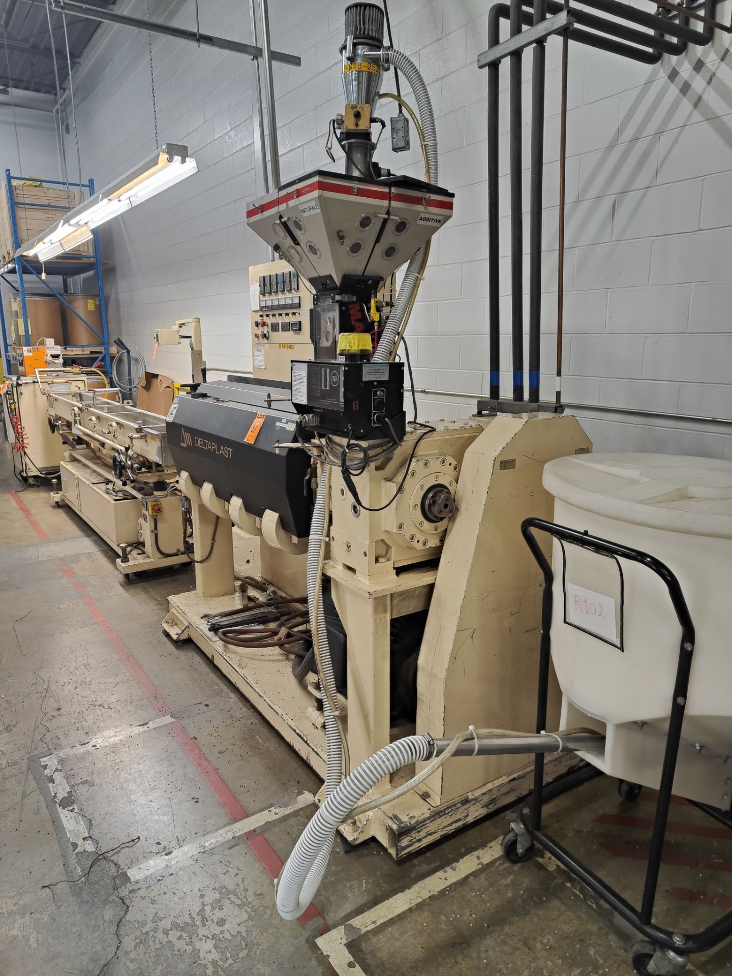 DELTAPLAST Extruder with MAGUIRE mod. WSB-MB Series Dosing Unit, with ...