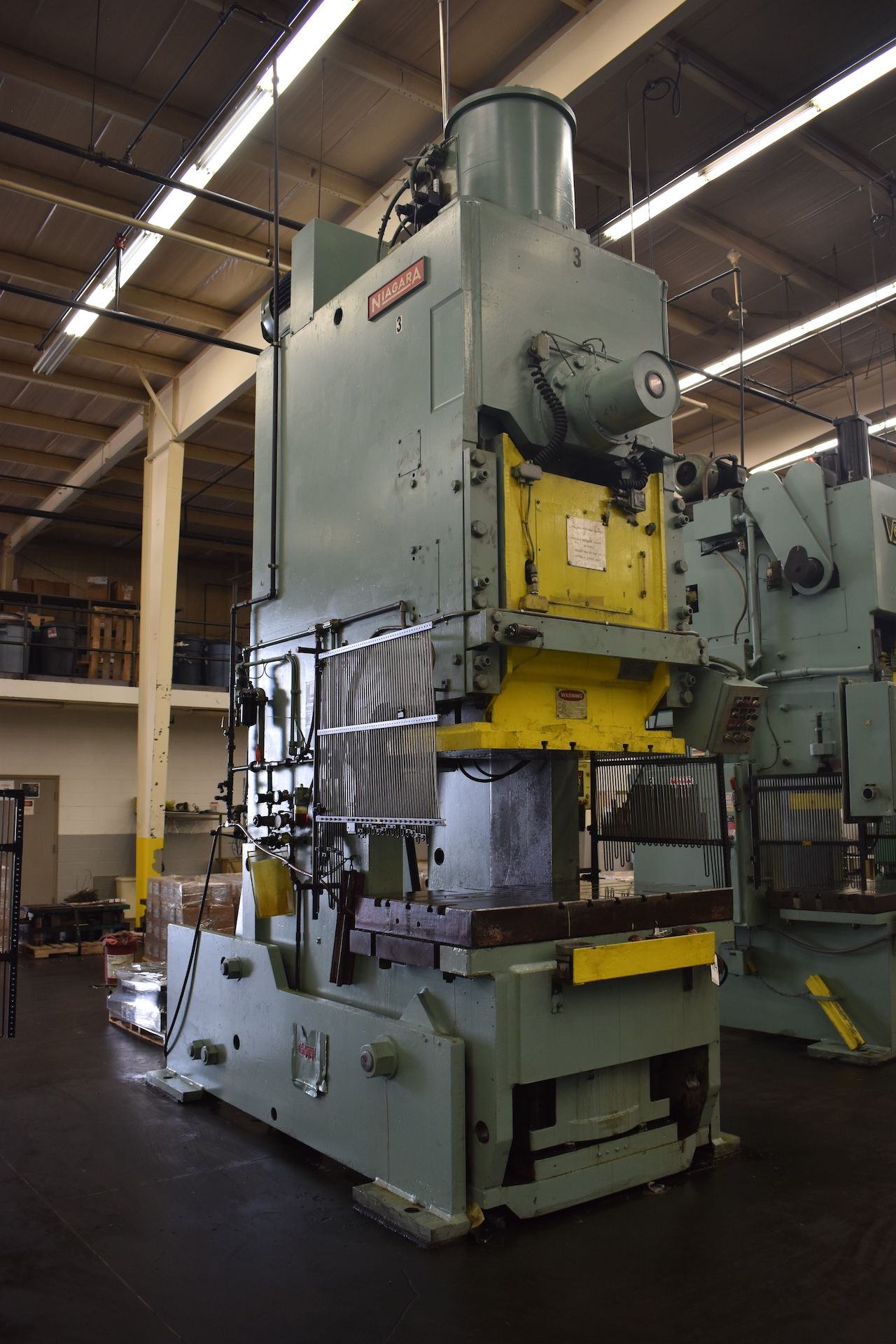 NIAGRA 250 TON MODEL E250 OBI PUNCH PRESS S/N 49493, 58 IN. X 34 IN ...