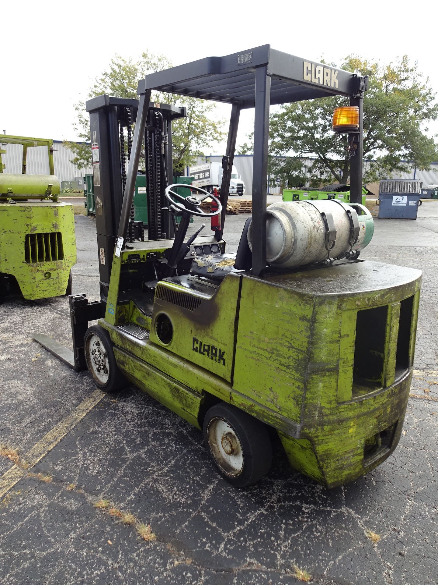 CLARK 5350 LB. CAPACITY MODEL GCX30 LP FORKLIFT TRUCK S/N GX230-1439 ...