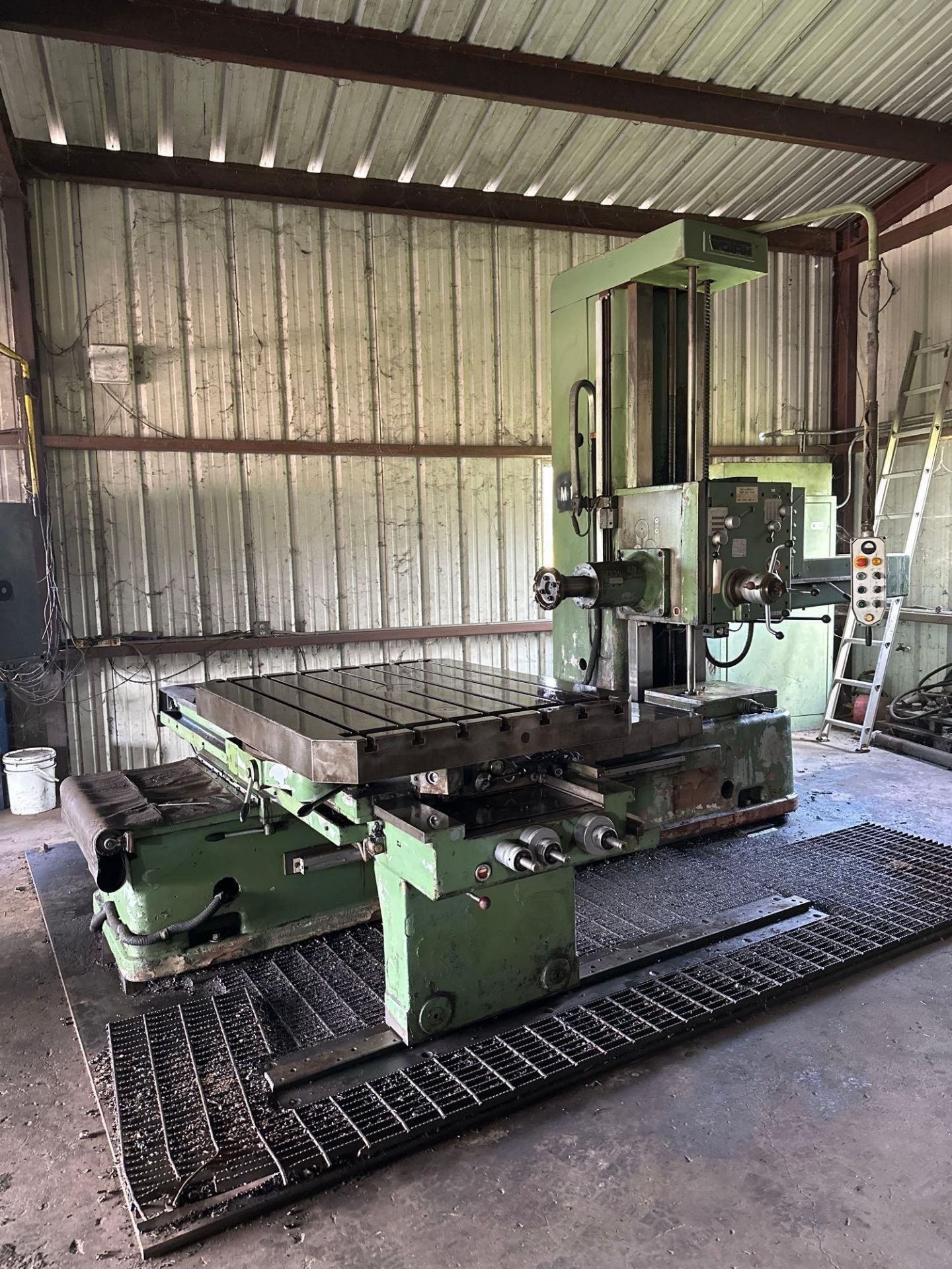 4 Wotan Horizontal Milling Mill with built in rotary table, Table size: 55 X 43, 1600 RPM, 50 tap