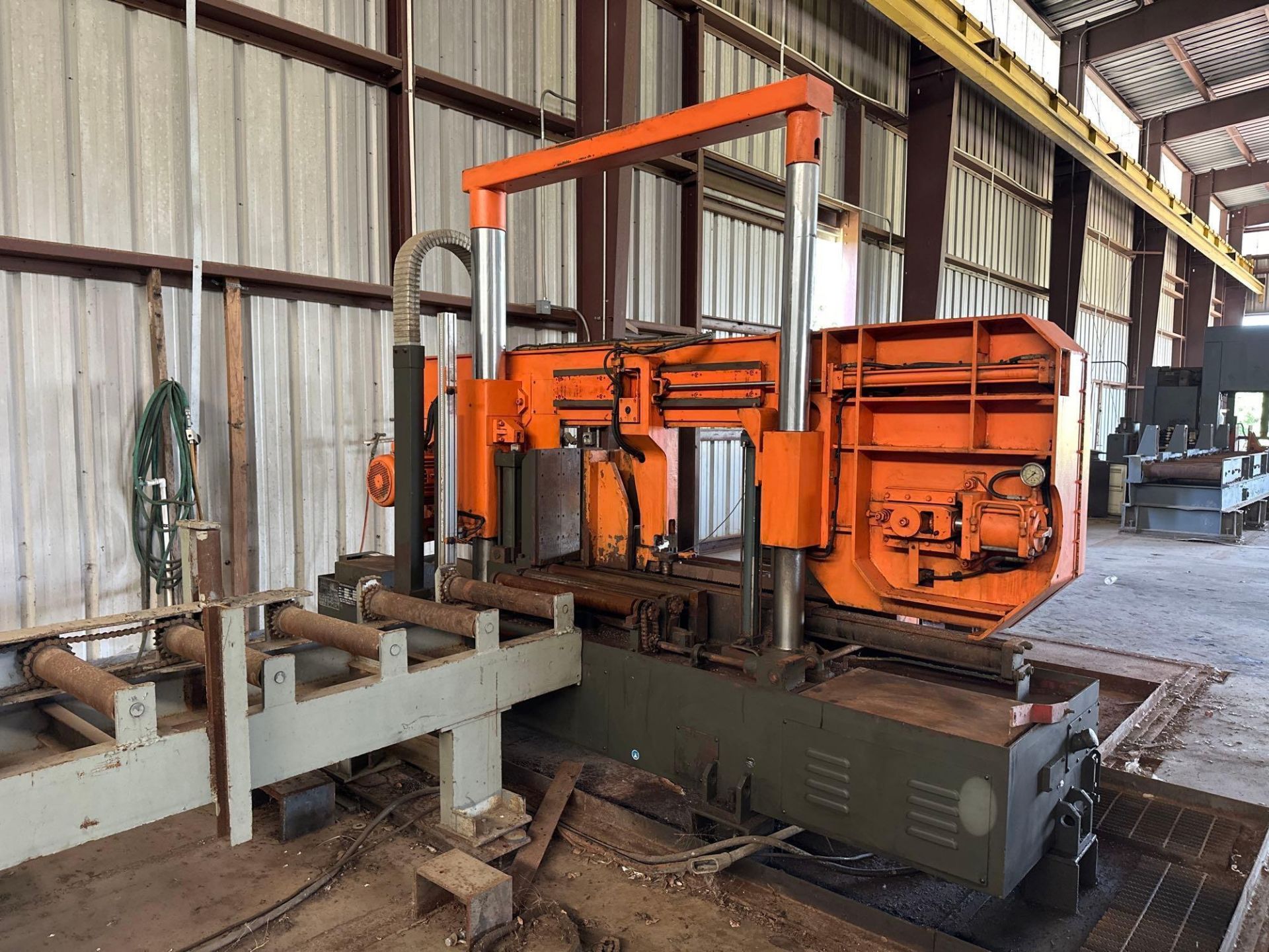 Cosen Dual Column Horizontal Band Saw Model SH-7662, 36" x 24 ...