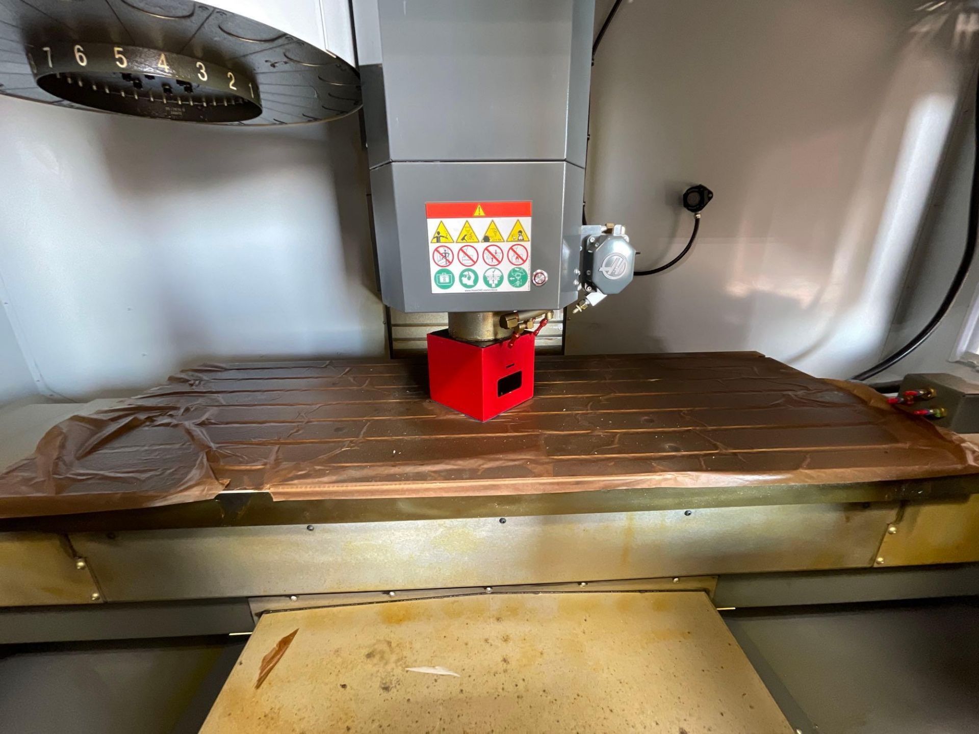 HAAS VF-5 / 40 XT VERTICAL MACHINING CENTER, 60 X 26 X 25" TRAVELS, CTS, WIPS, AUTO DOOR, PCOOL,