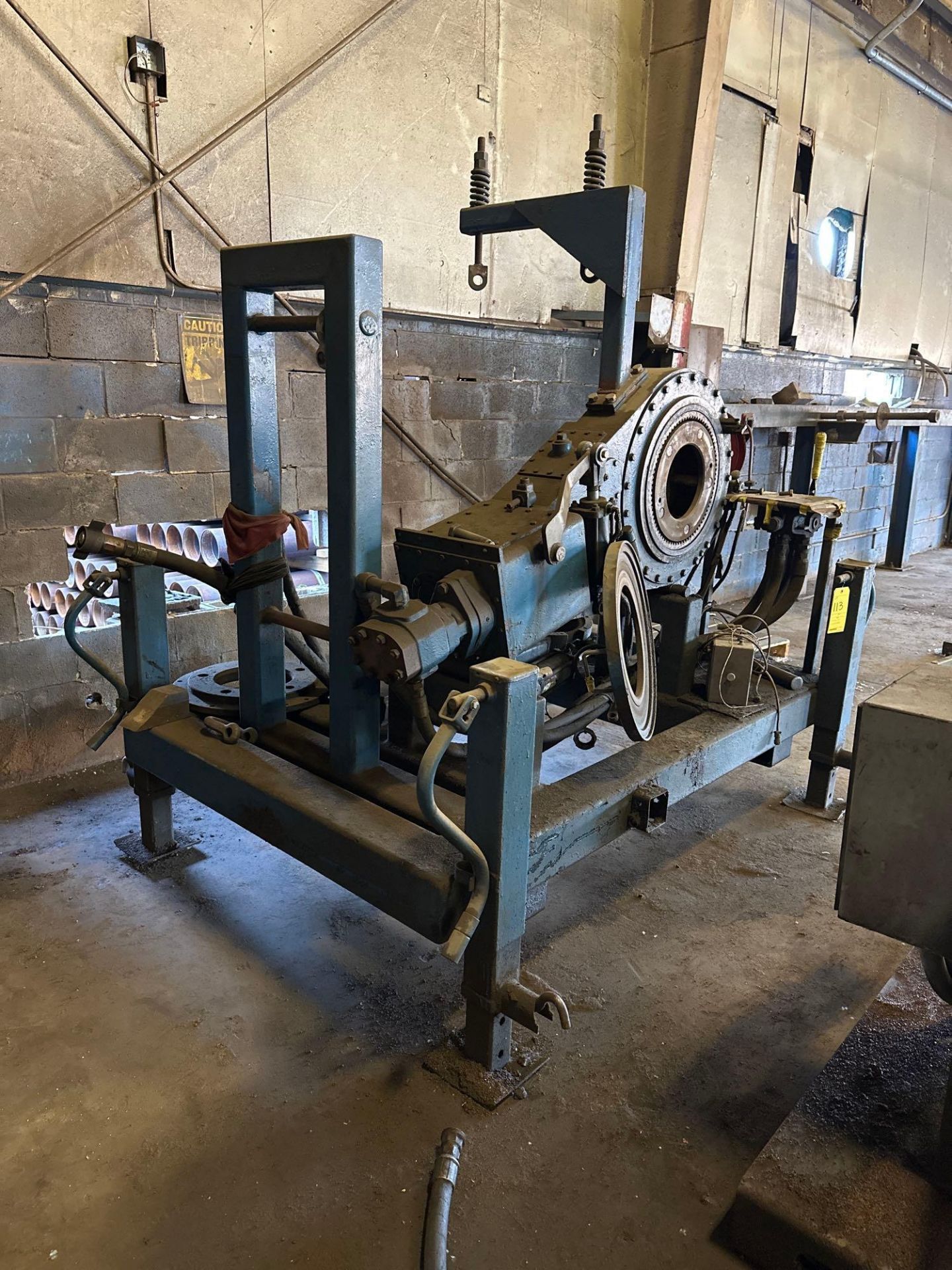 NOV Gill Model 700 Bucking Unit (disassembled).