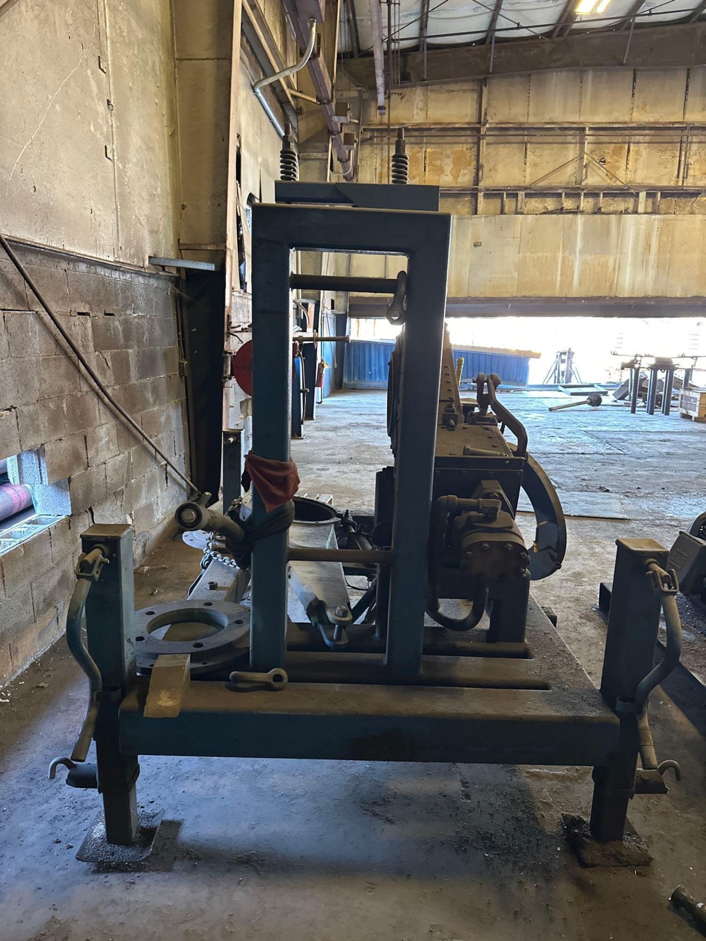 NOV Gill Model 700 Bucking Unit (disassembled).