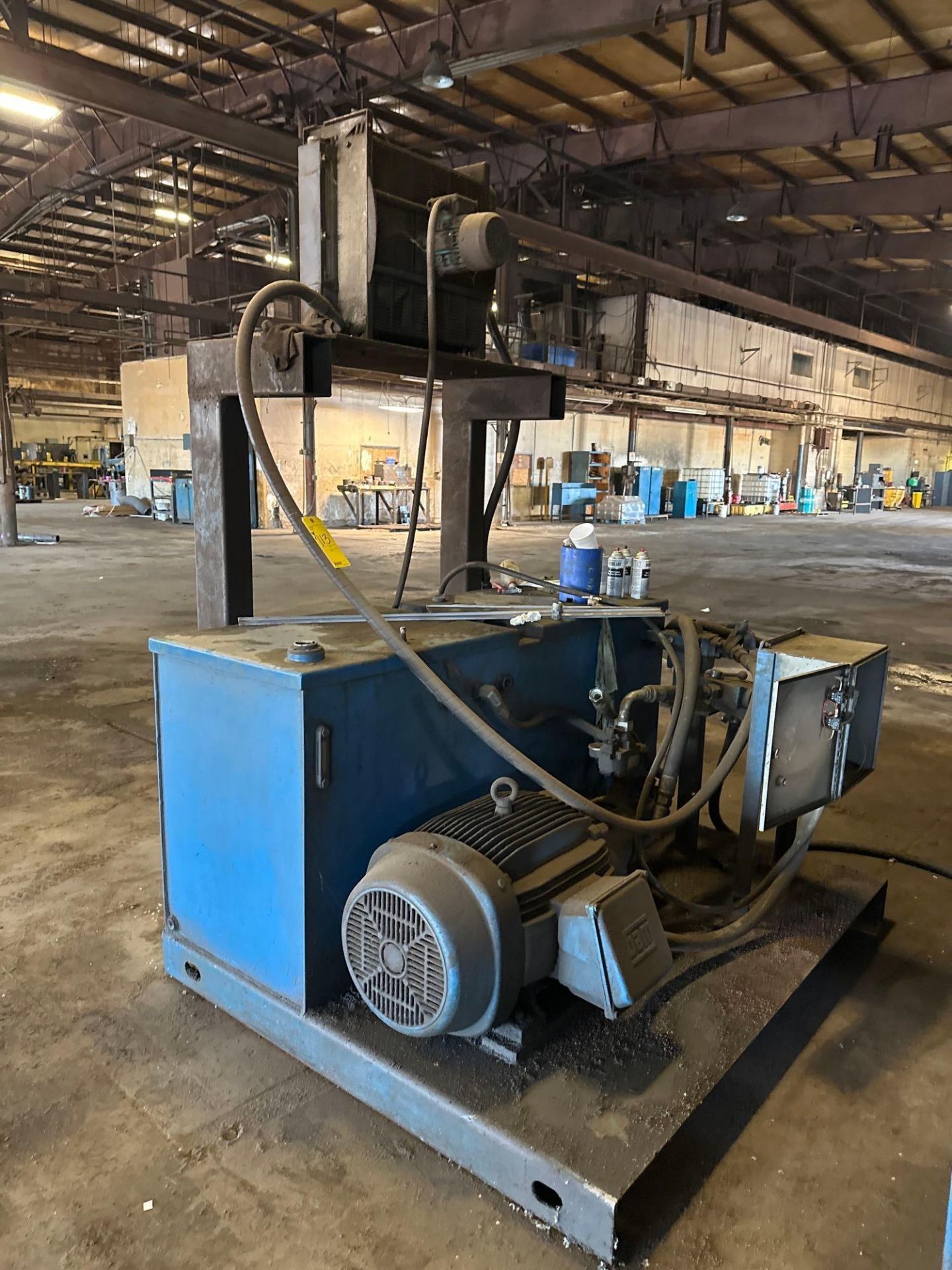 NOV Gill Model 700 Bucking Unit (disassembled).
