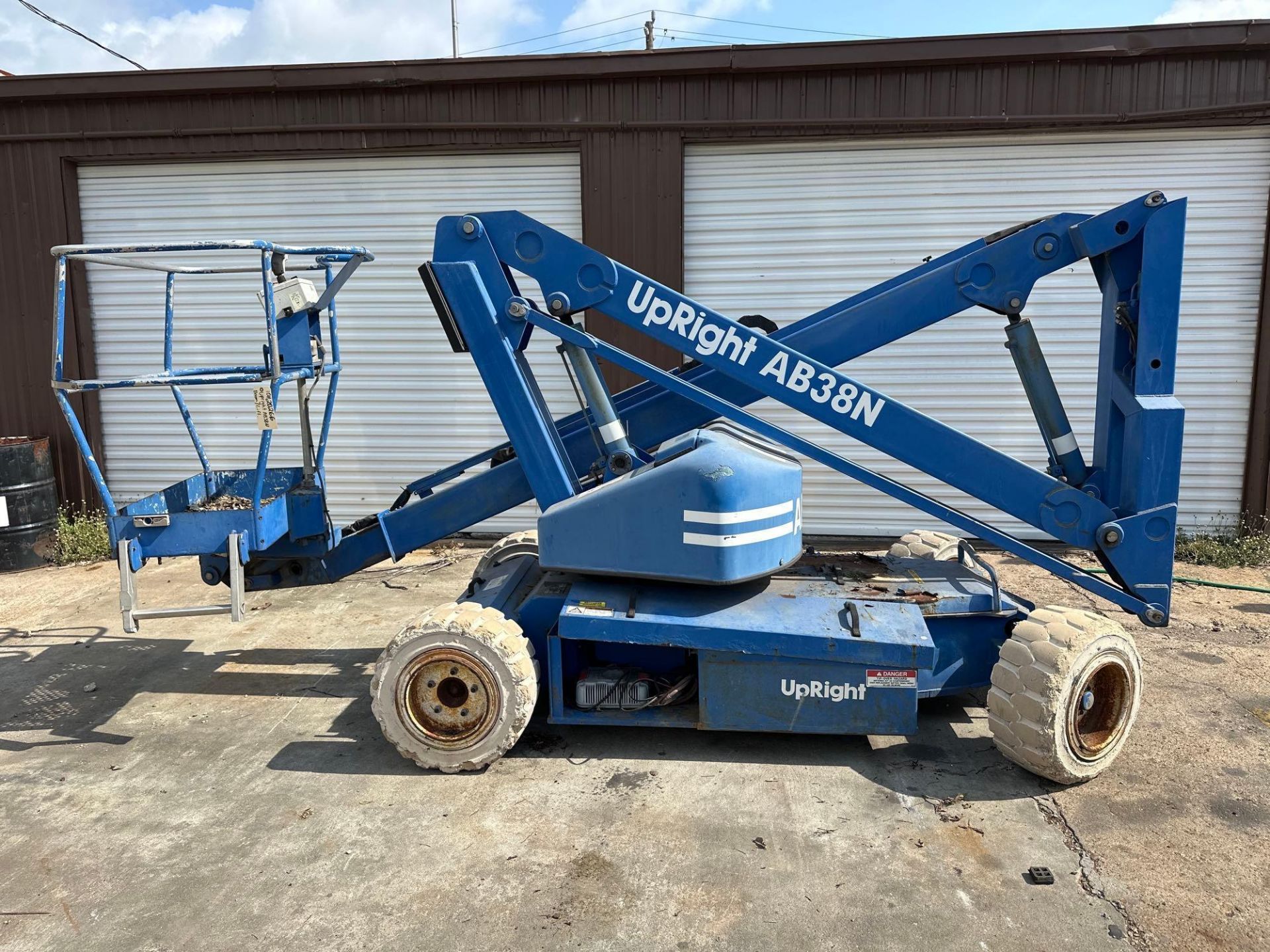 Upright AB38N Boom Lift Model: AB38N S/N: 1924-1999 Year: N/A Location ...
