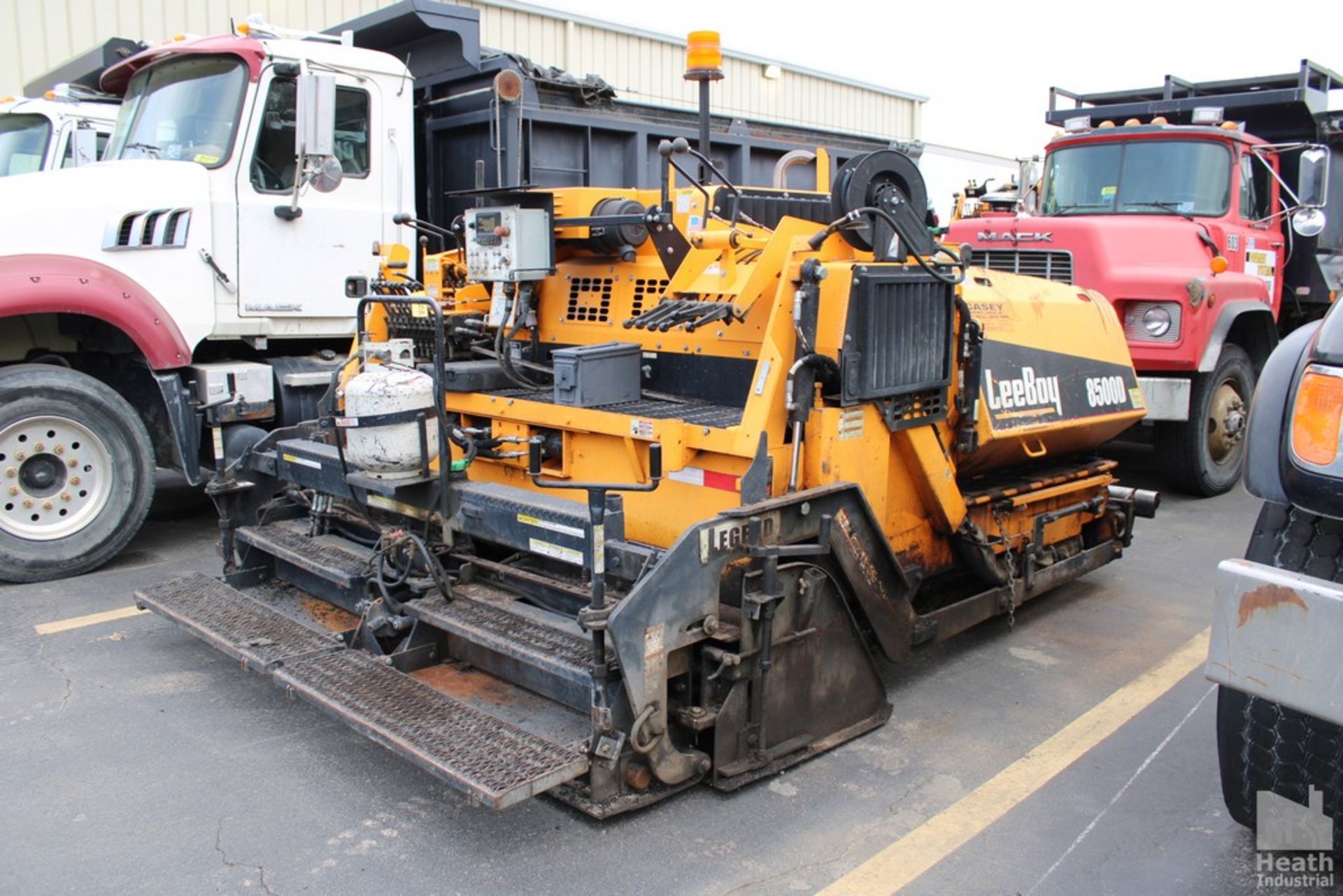 LEEBOY 15' MODEL 8500D ASPHALT PAVER, S/N 291840 (NEW 2021), APPROX ...