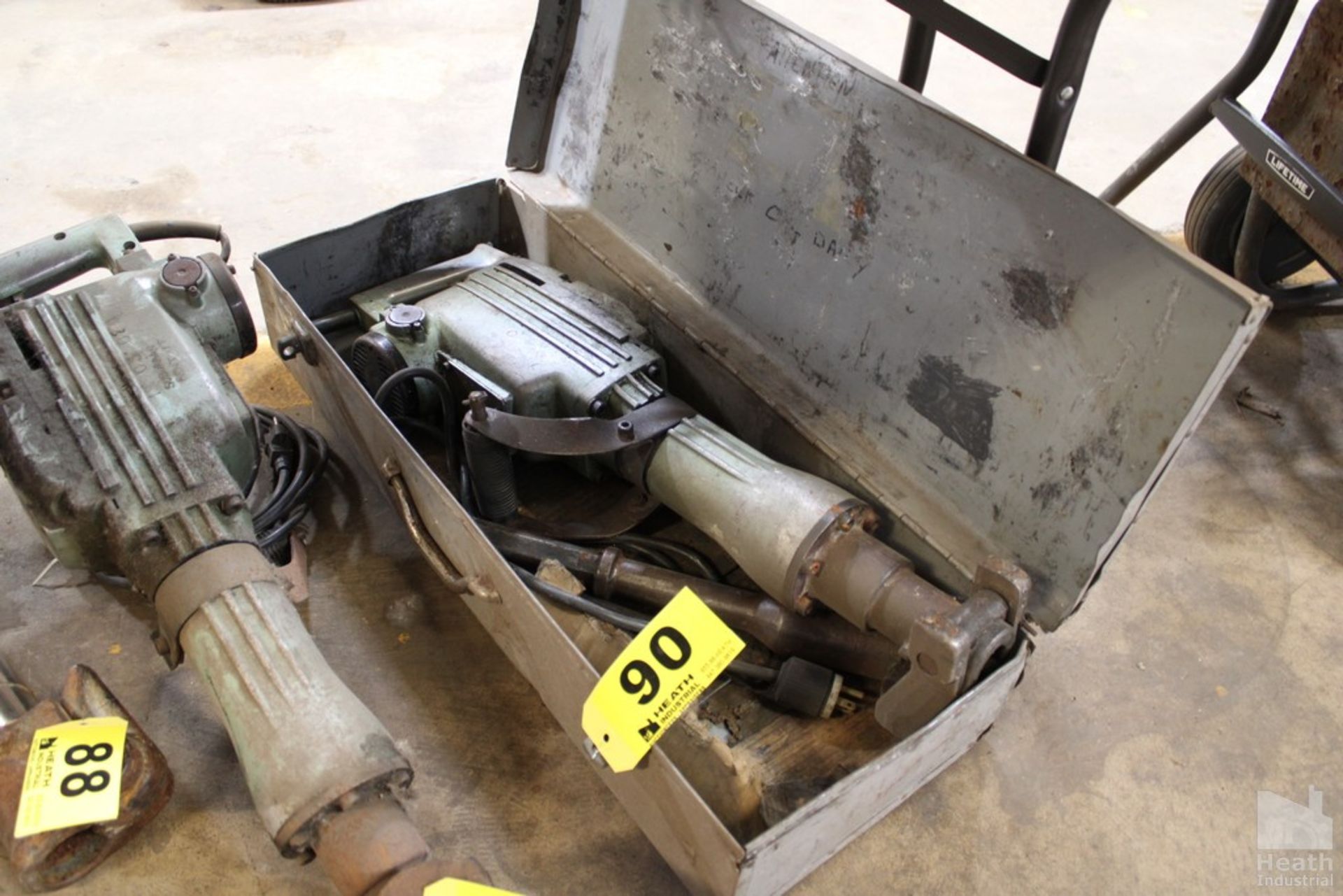 HITACHI H65 ELECTRIC DEMOLITION HAMMER
