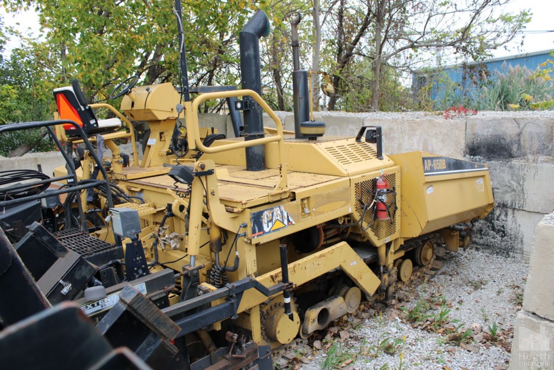 CATERPILLAR MODEL AP-650B ASPHALT PAVER, S/N 09DN00492 (NEW 2004), WITH ...