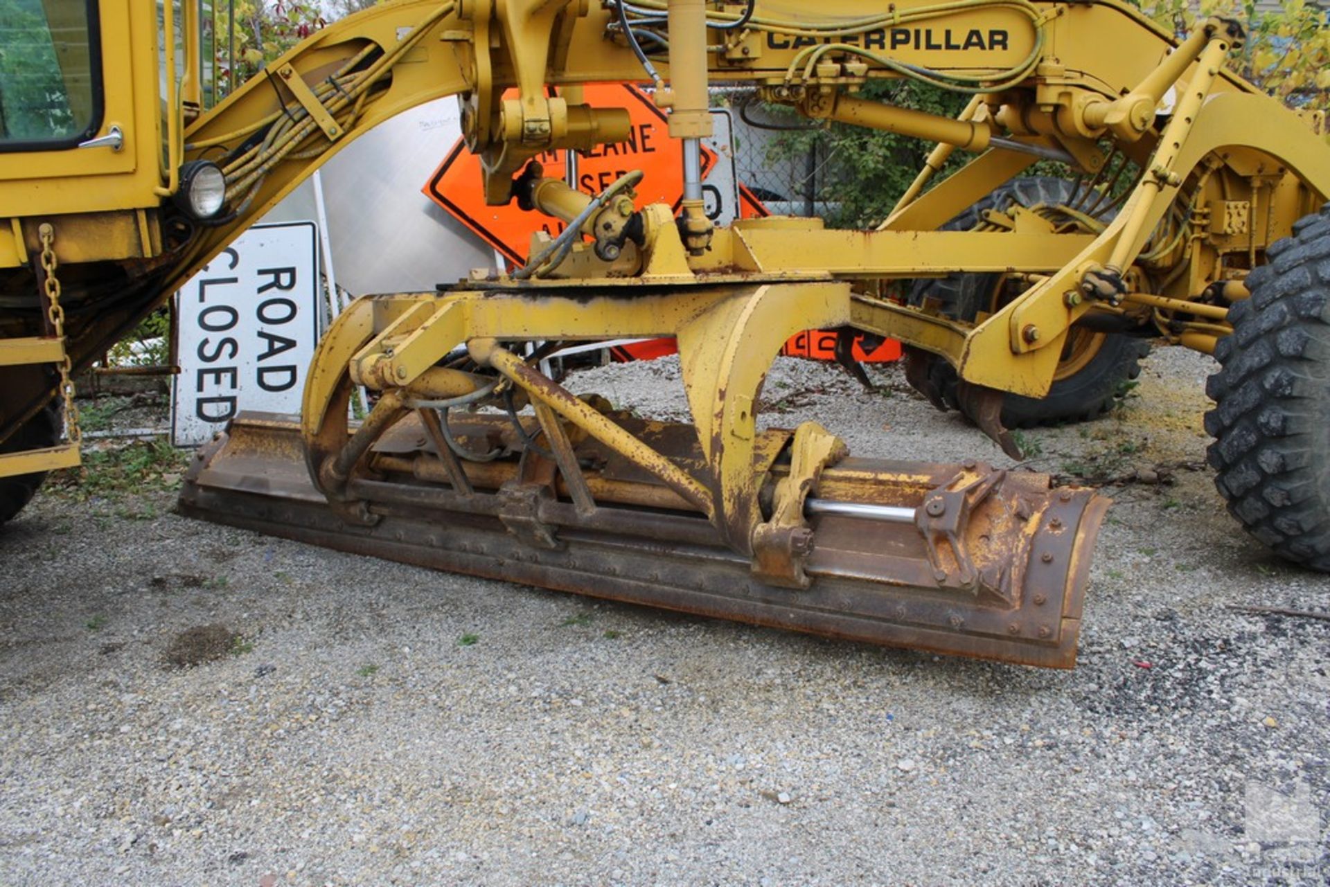 CATERPILLAR MODEL 140G MOTOR GRADER, S/N 72V3512, APPROX. 343 HOURS ON ...