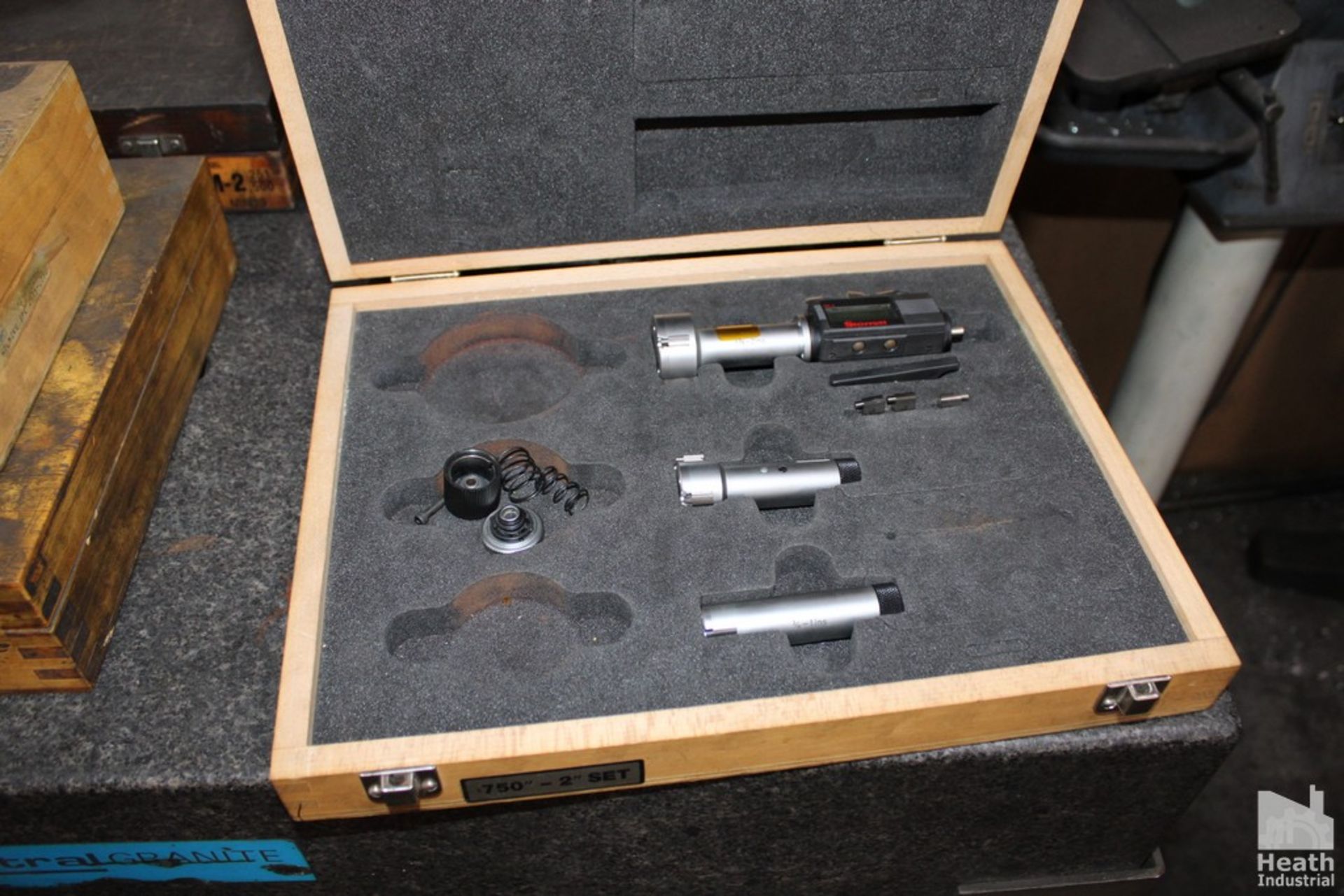 STARRETT ELECTRONIC INTERNAL MICROMETER SET