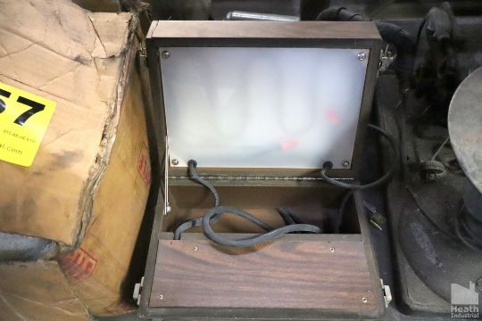 LAPMASTER MONOCHROMATIC LIGHT MODEL CP-2