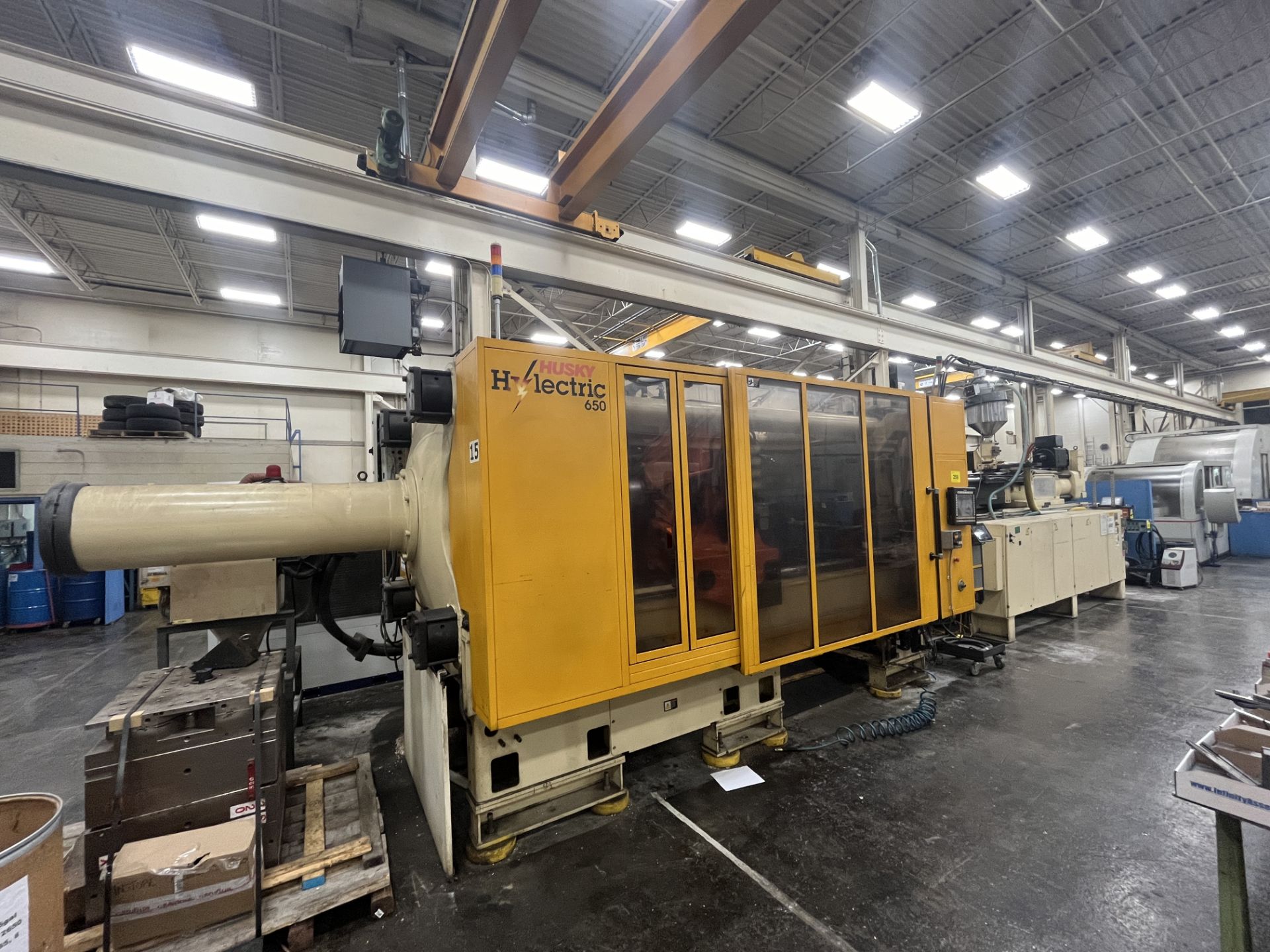2006 HUSKY HYLECTRIC HYBRID 650 INJECTION MOLDING MACHINE, 715-TON CAP ...