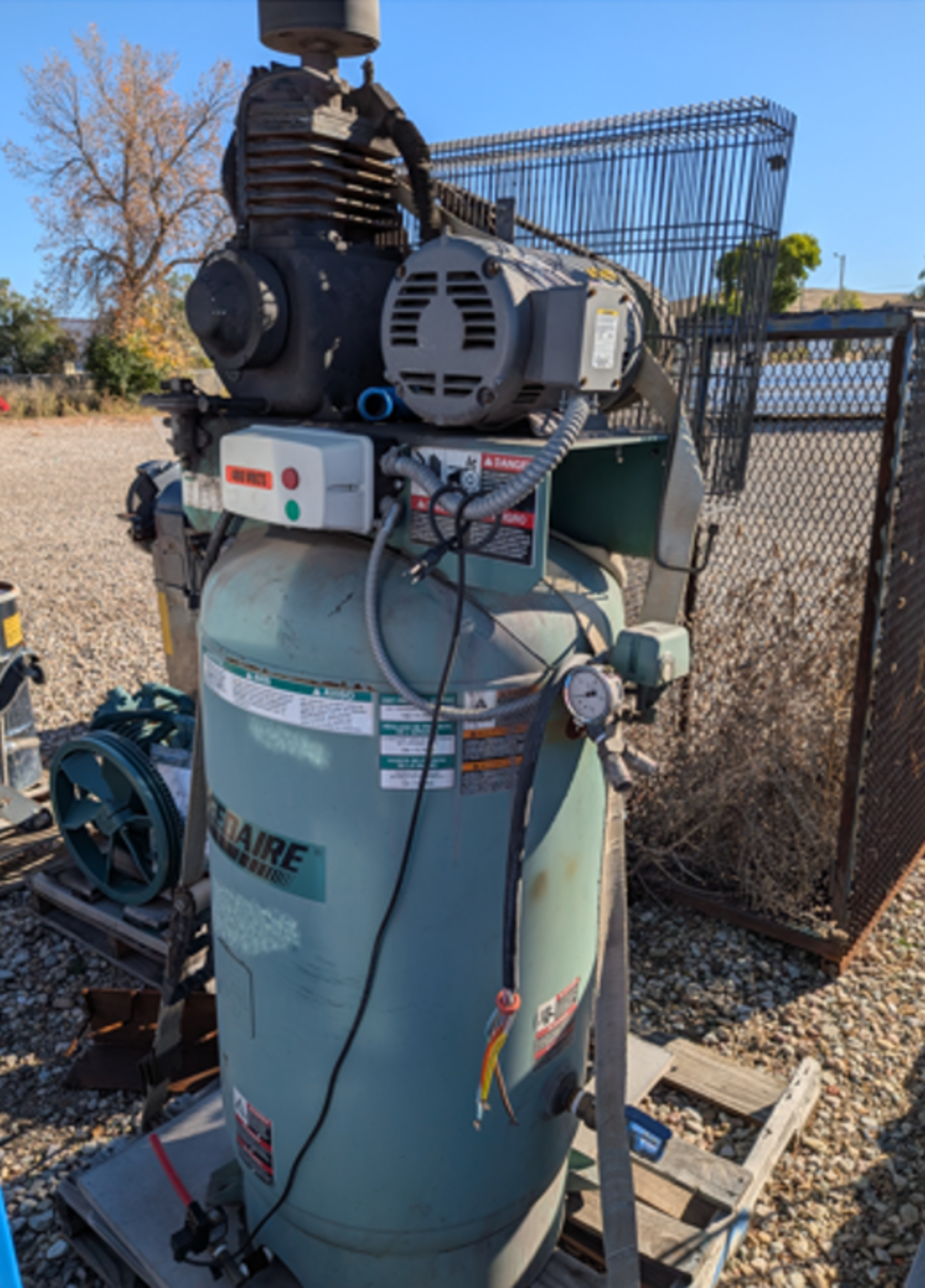 SPEEDAIRE 7.5HP AIR COMPRESSOR, 16.5 CFM @ 175 PSI, .47 M3/MIN, 12 BAR ...