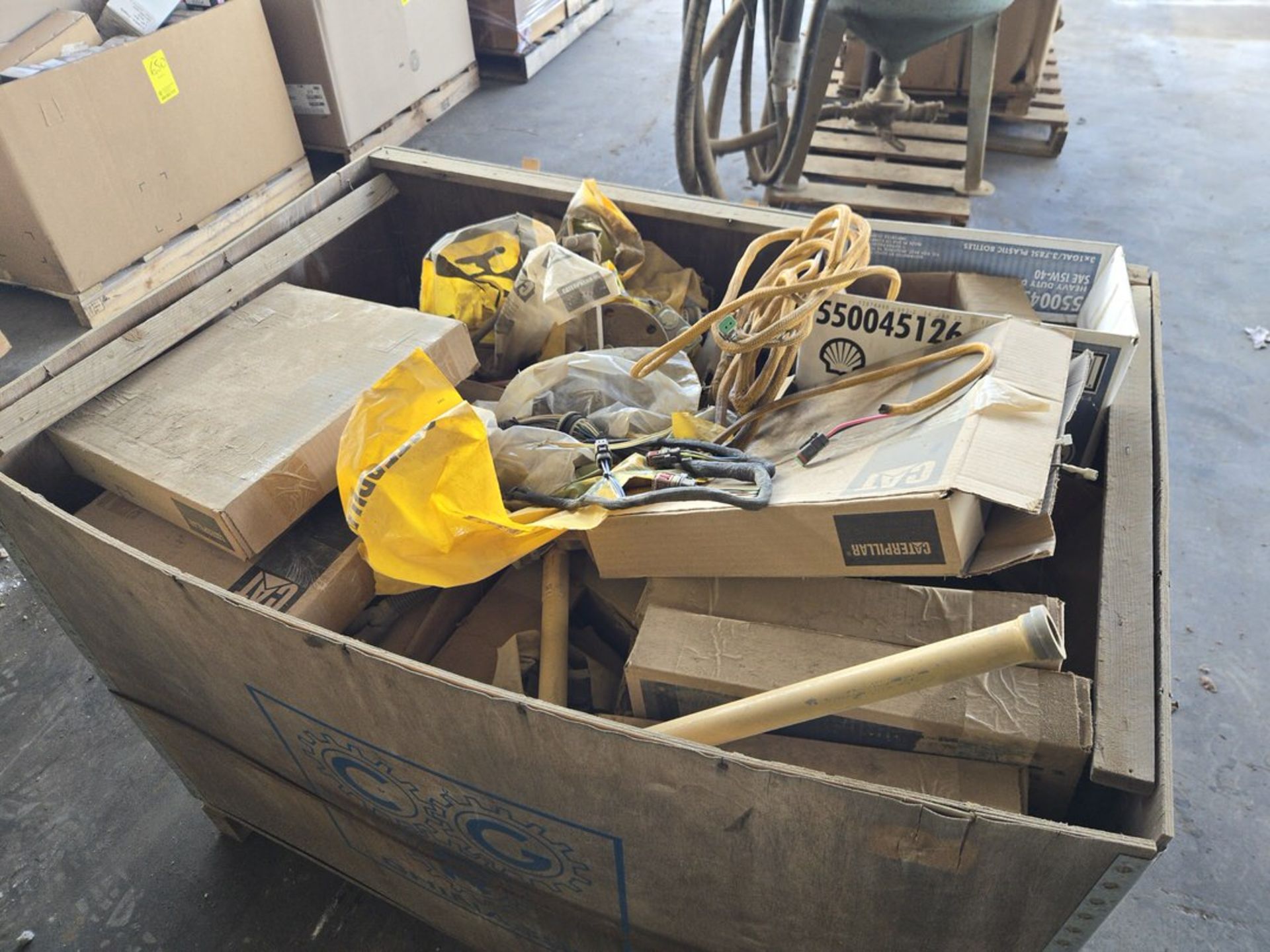 Crate Mixed Caterpillar Parts