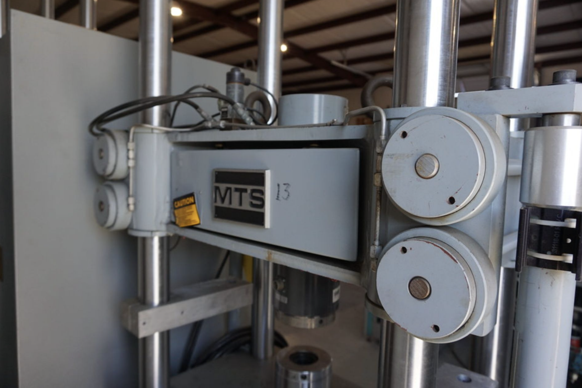 MTS MATERIAL SYSTEM MDL 810 TEST SYSTEM, FRACTOMAT MDL 1288 CONTROLS