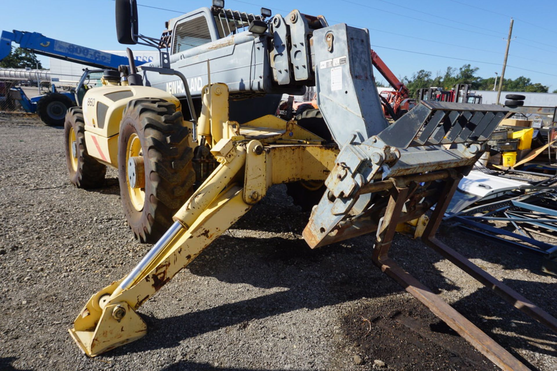 NEW HOLLAND SKYTRACK MDL: LM860 TYPE LM 860 CTPTMR, HOURS SHOWING ...