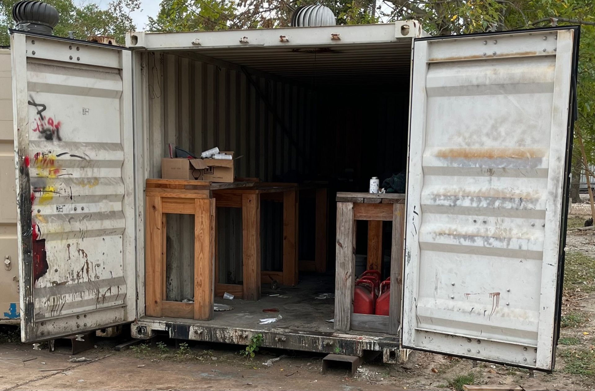 Conex Shipping Container w/ Vented Roof, 8' W x 20' L x 8.5' H
