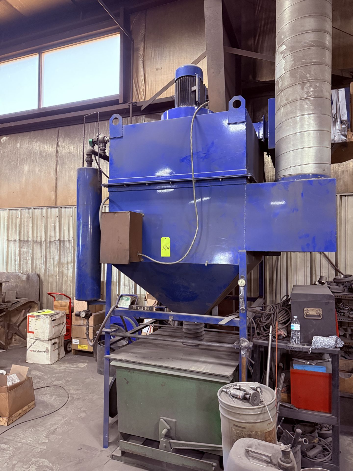 cartridge pulse dust collector with top mounted blower and motor ...