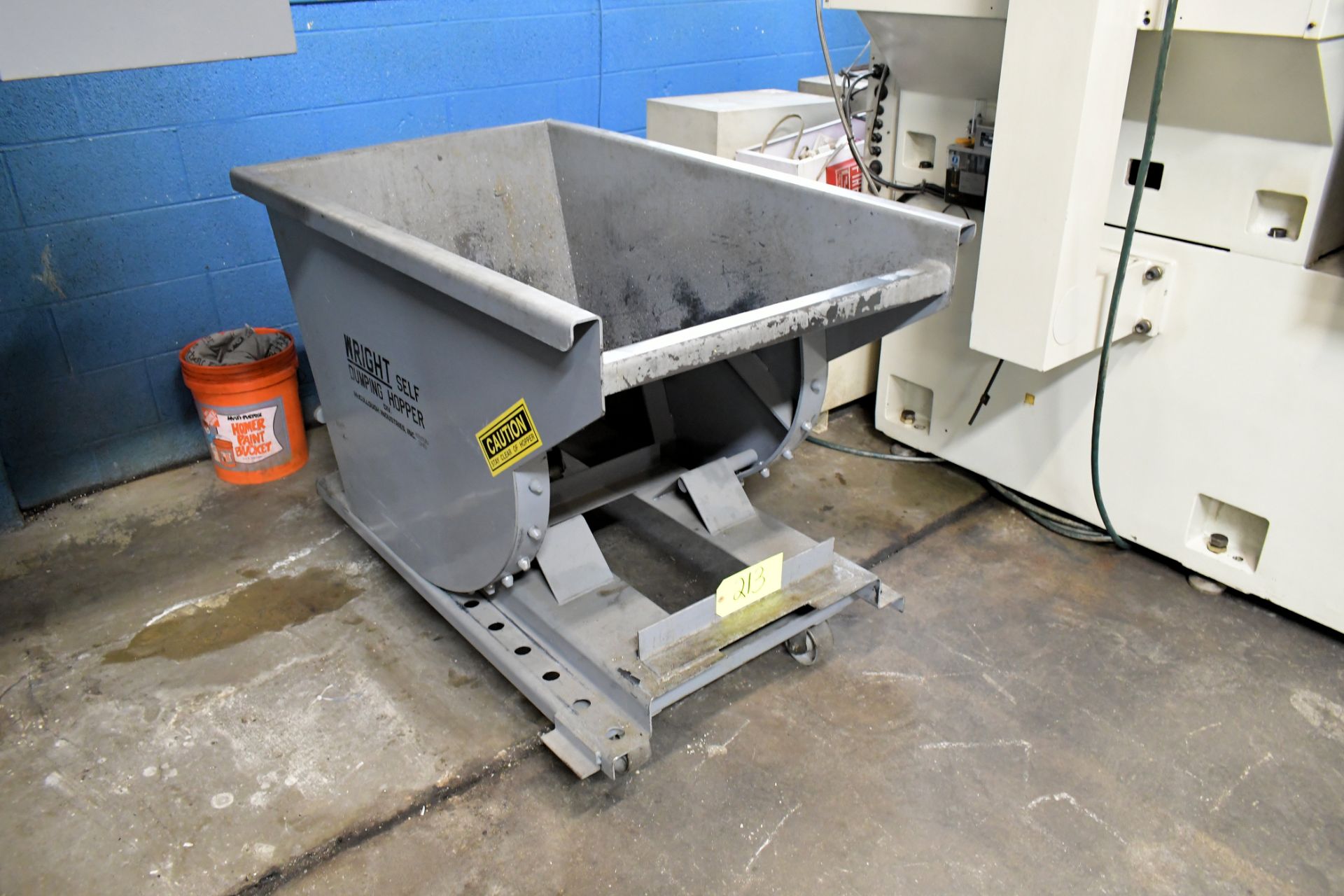 Wright Approx. 1/3 Cubic Yard Capacity Portable Self Dumping Hopper ...