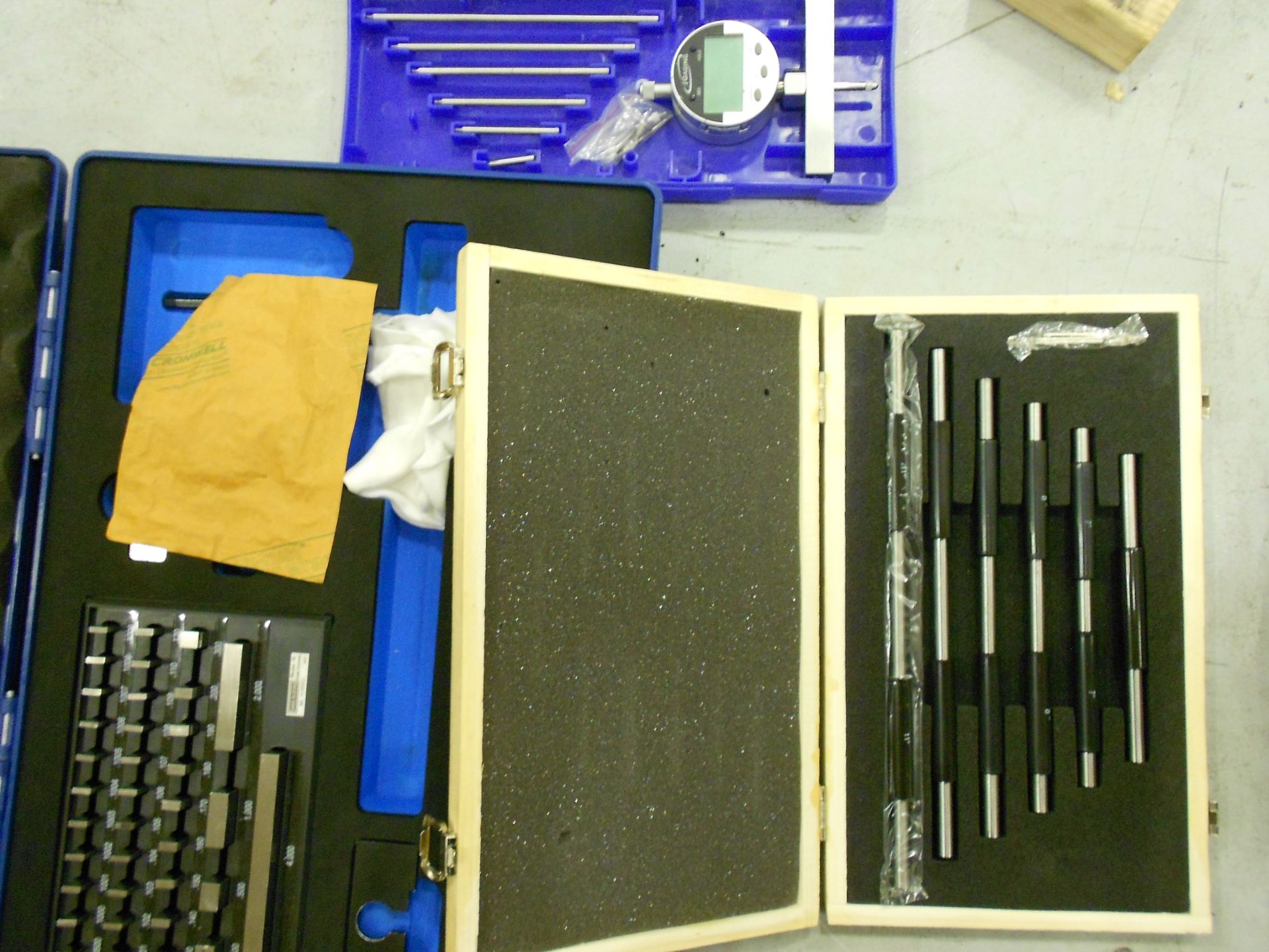 ProCheck Model: 1 x Gage Set, 2 x Measuring Tools