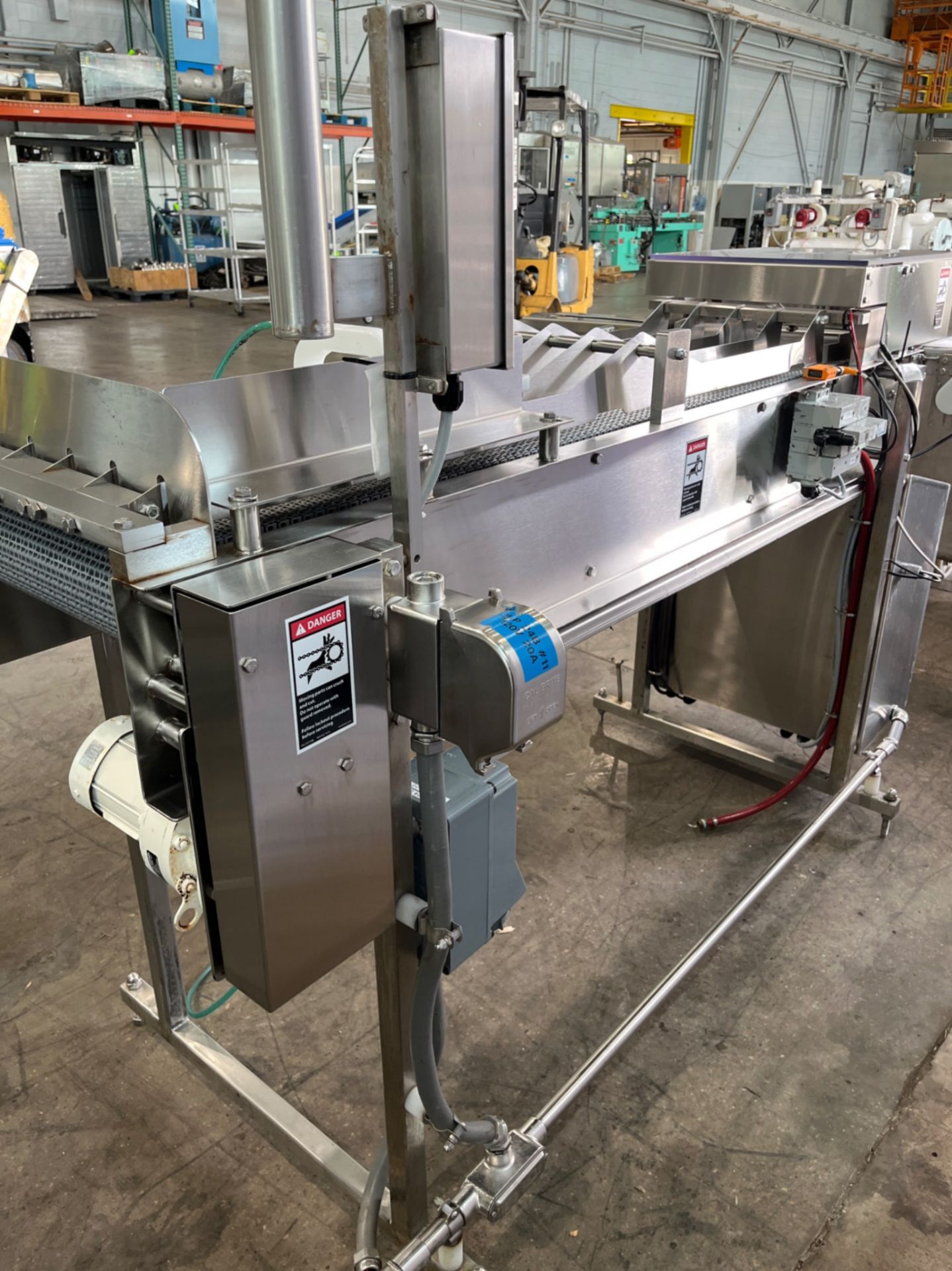 STAINLESS STEEL 4-LANE L TRANSFER CONVEYOR WITH S/S LANES DIMENSIONS ...