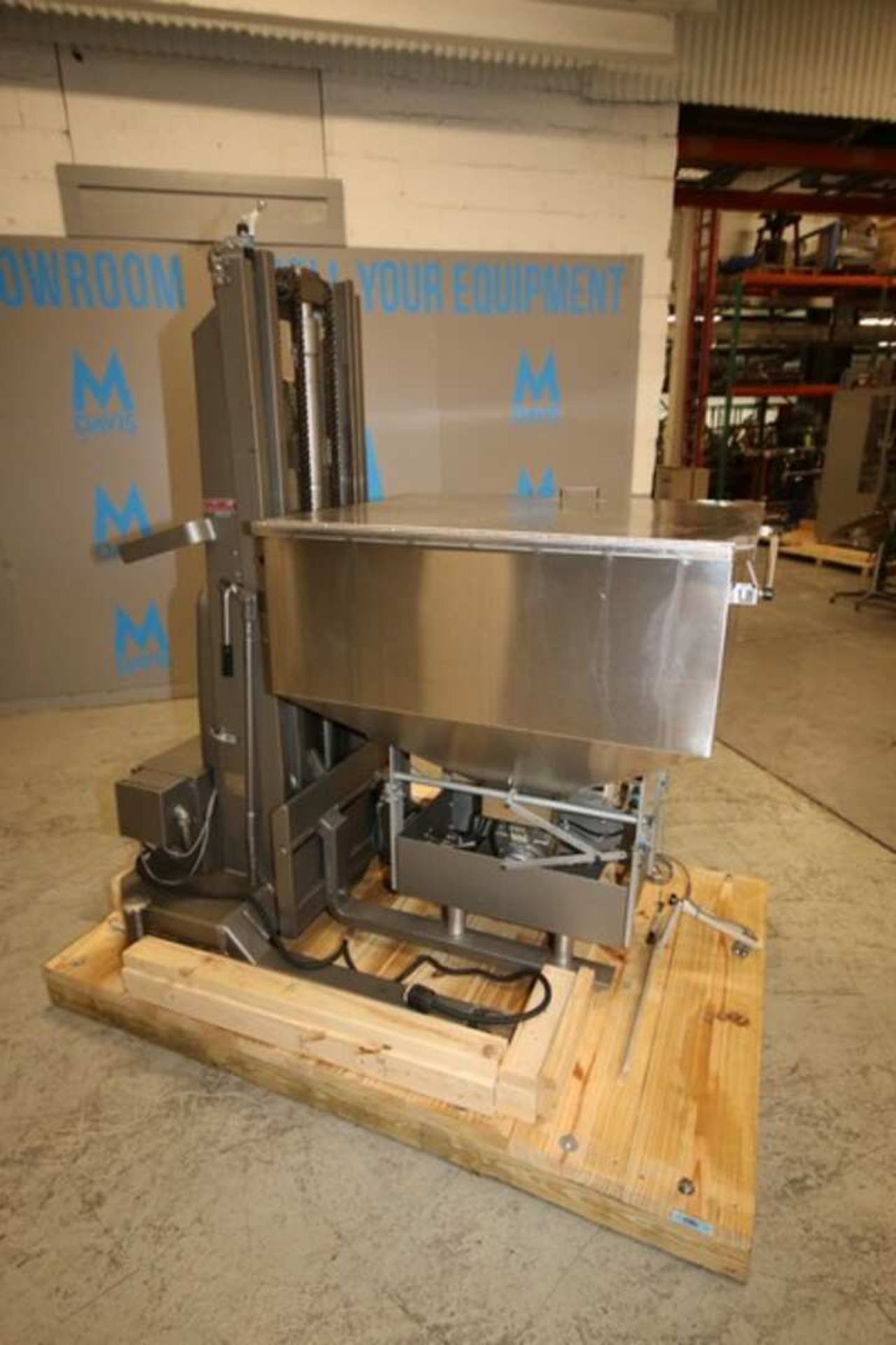 Lakso 1,200 Electric Hopper Lift System, Model 73, SN 264, with 36 L x ...