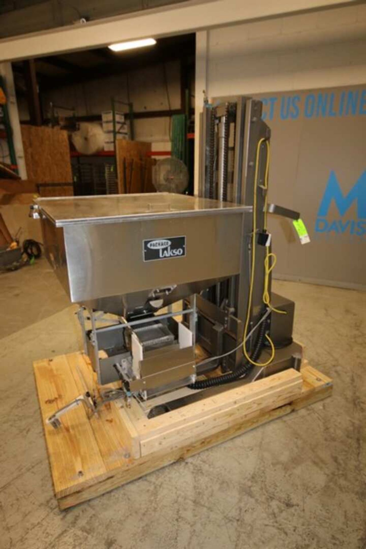 Lakso 1,200 Electric Hopper Lift System, Model 73, SN 264, with 36 L x ...