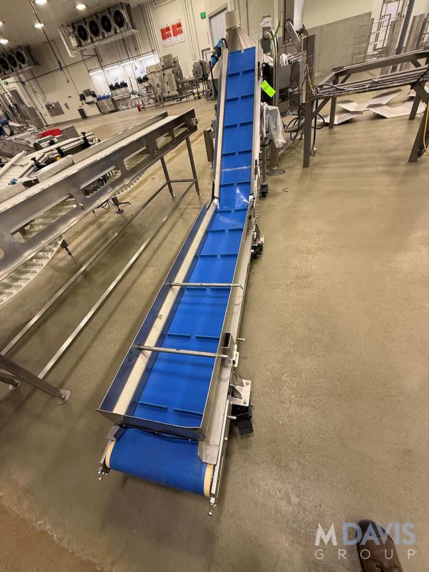 PORTABLE CLEATED INCLINE CONVEYOR, VARIABLE SPEED CONTROLLER, APPROX ...