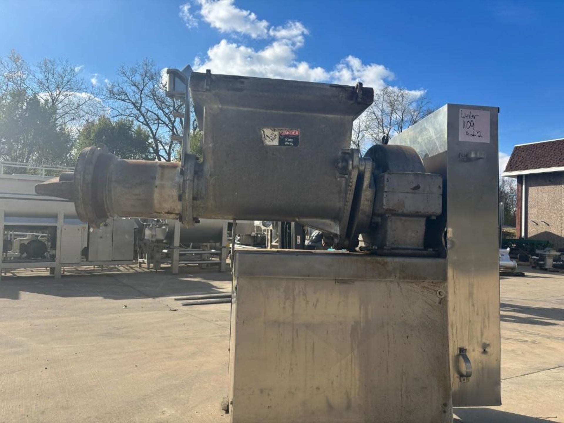 Weiler Grinder, Mdl. 1109 B, HP: 100, Gearbox: 1398 5HB. For rigging ...