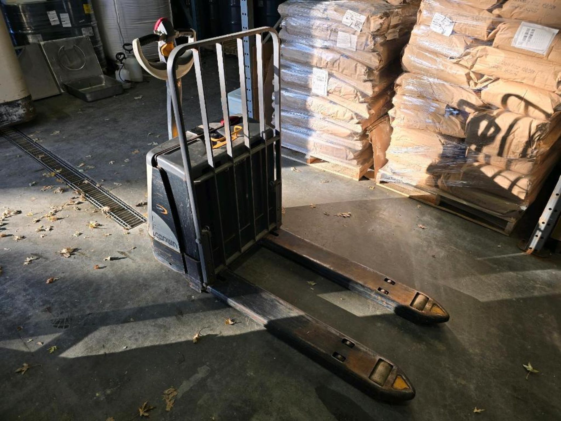 Crown WP 3035-45 Electric Pallet Jack, SN 10277027, Maximum Lift ...