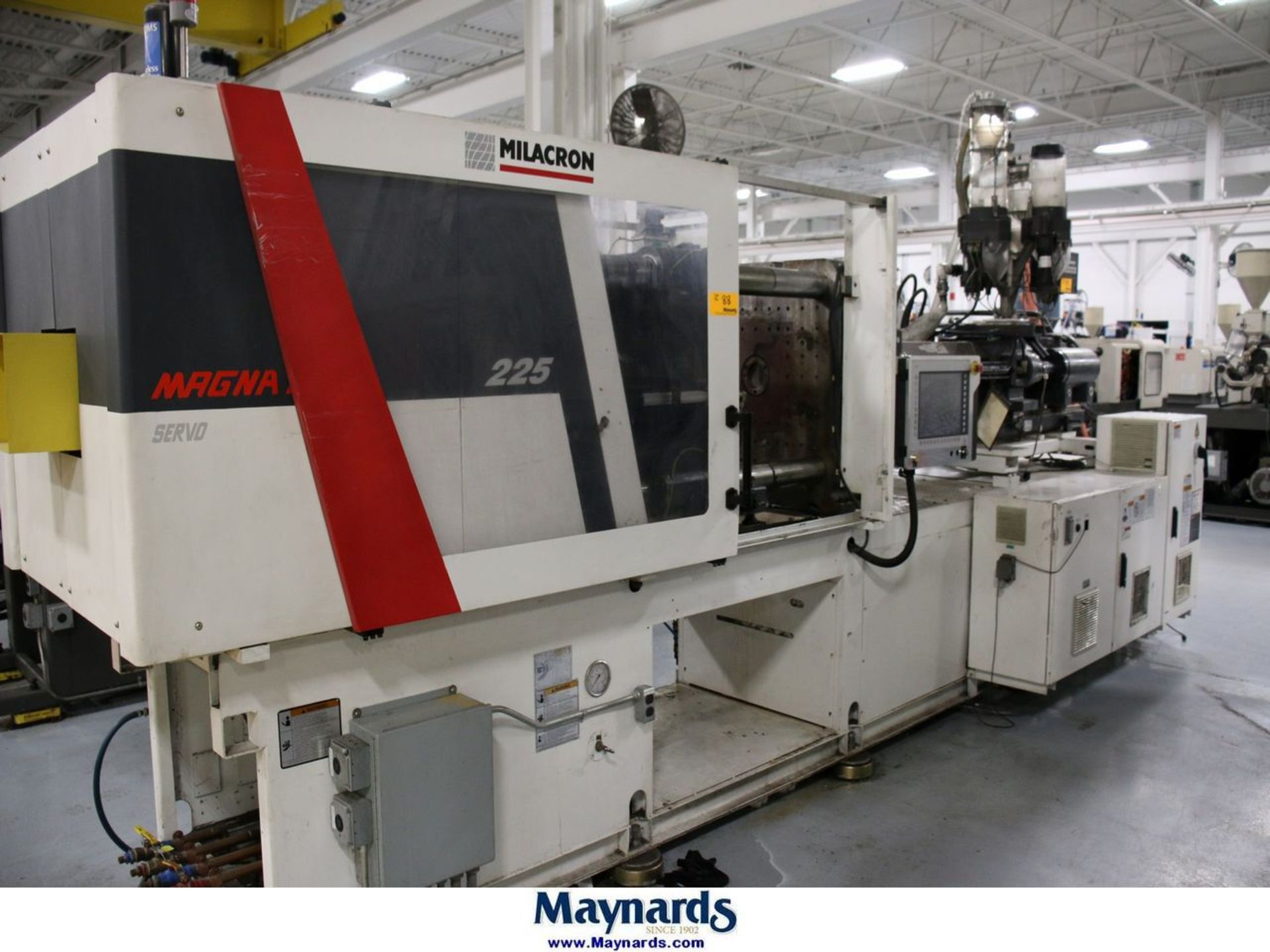 2013 Cincinnati Ferromatik Milacron MTS-225 Ton Injection Molder ...