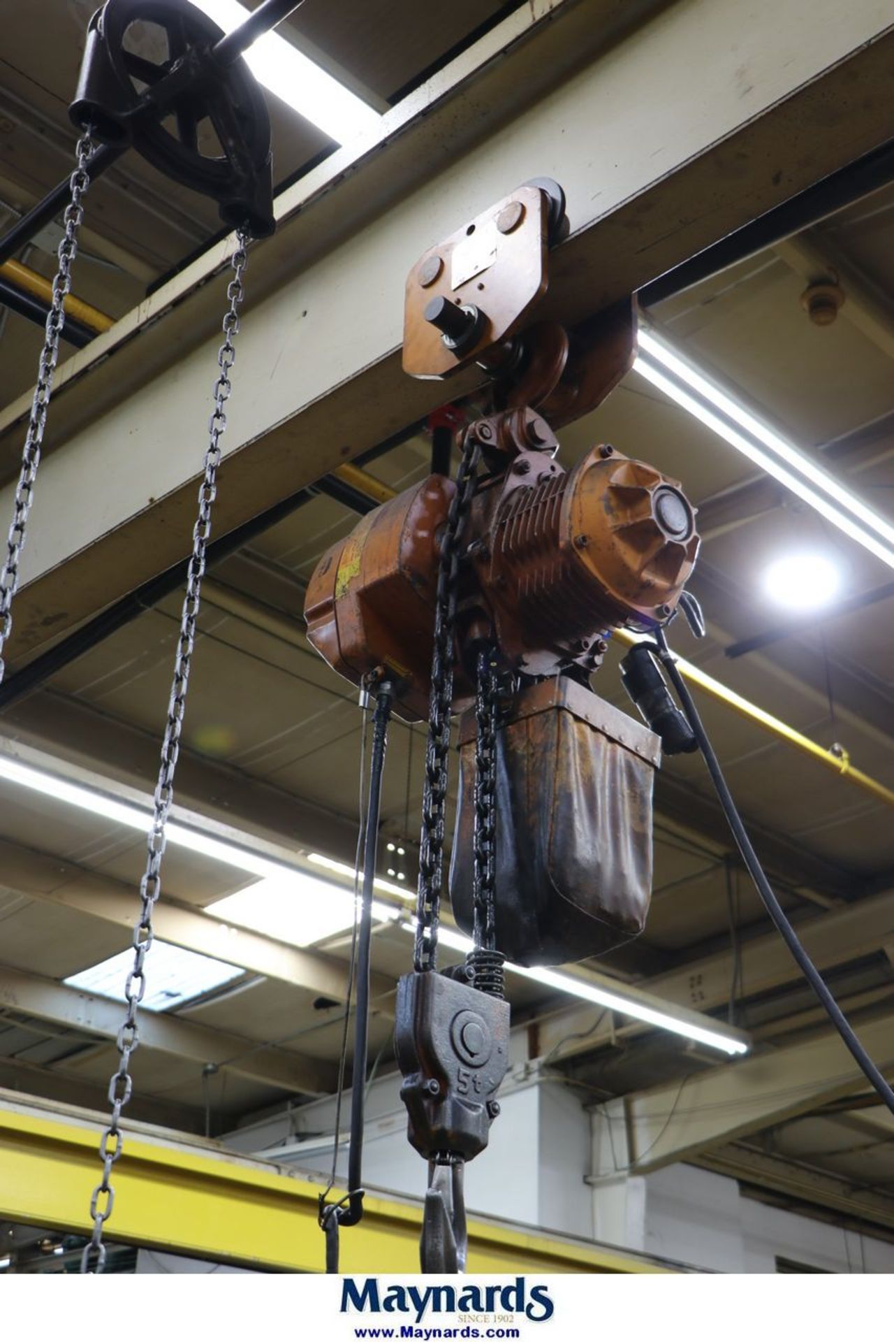 { Choice of lots: 238, 238A, 239, 240 } 5 Ton Beebe Bros Electric Chain ...