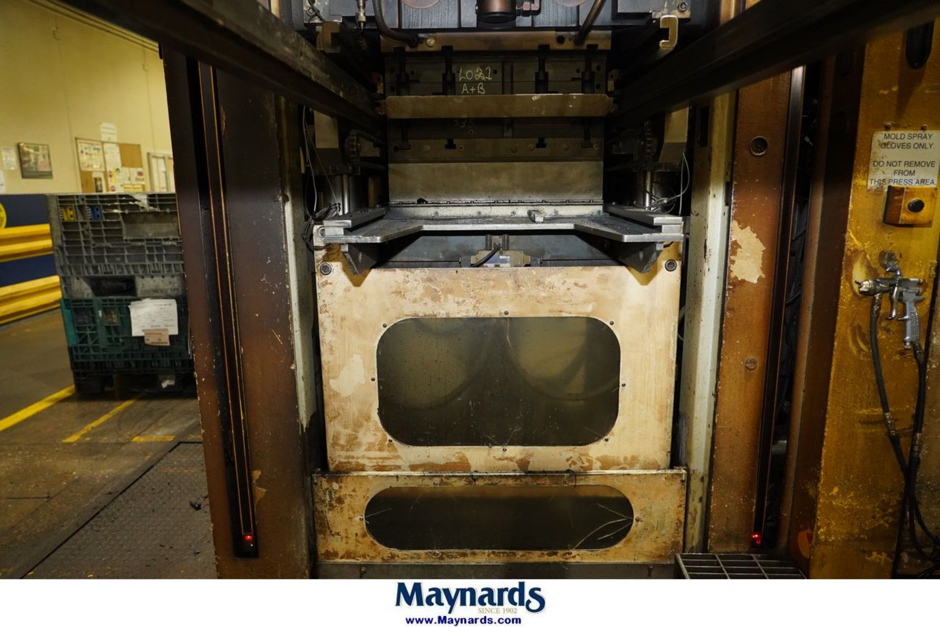 2002 Desma .400 ZO B750 500 Ton Vertical Rubber Injection Molding ...