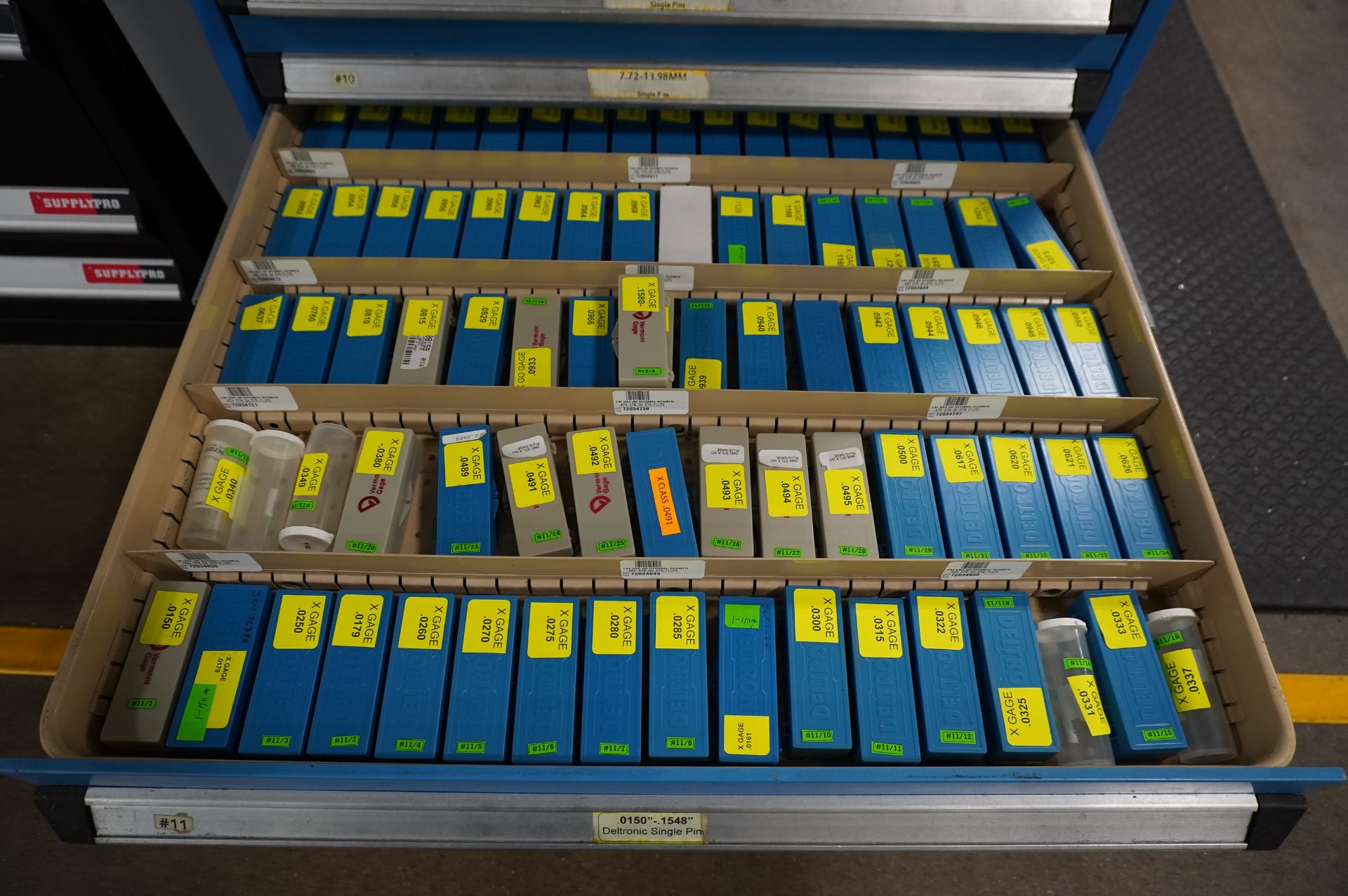 BOTT KENNEDY HEAVY DUTY ROLLING CABINET WITH CONTENTS TO INCLUDE: LARGE ...