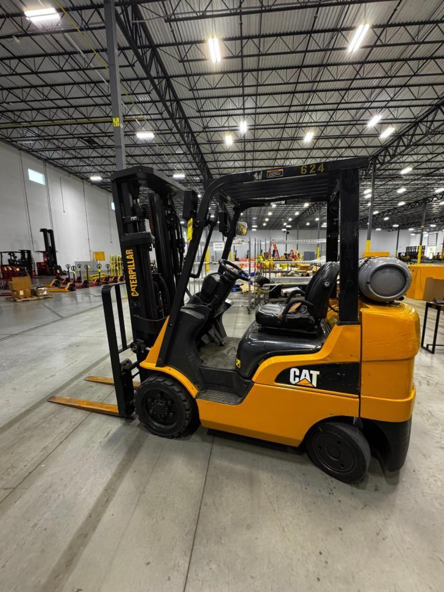 Caterpillar 5,000 LB. Capacity Forklift, Model 2C5000, S/N AT9034326 ...